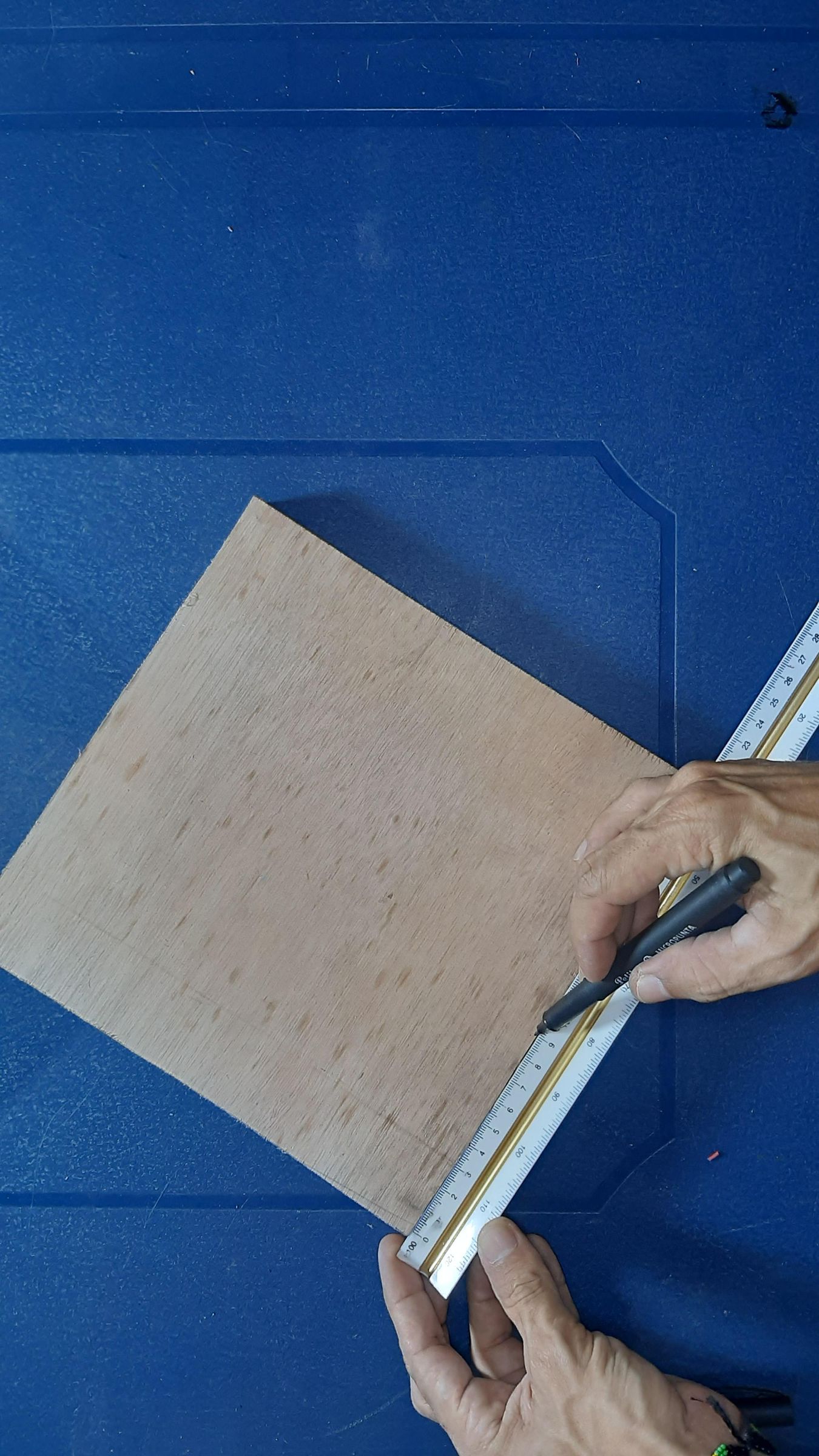 FUTURISTIC CORNER STAND : 10 Steps (with Pictures) - Instructables