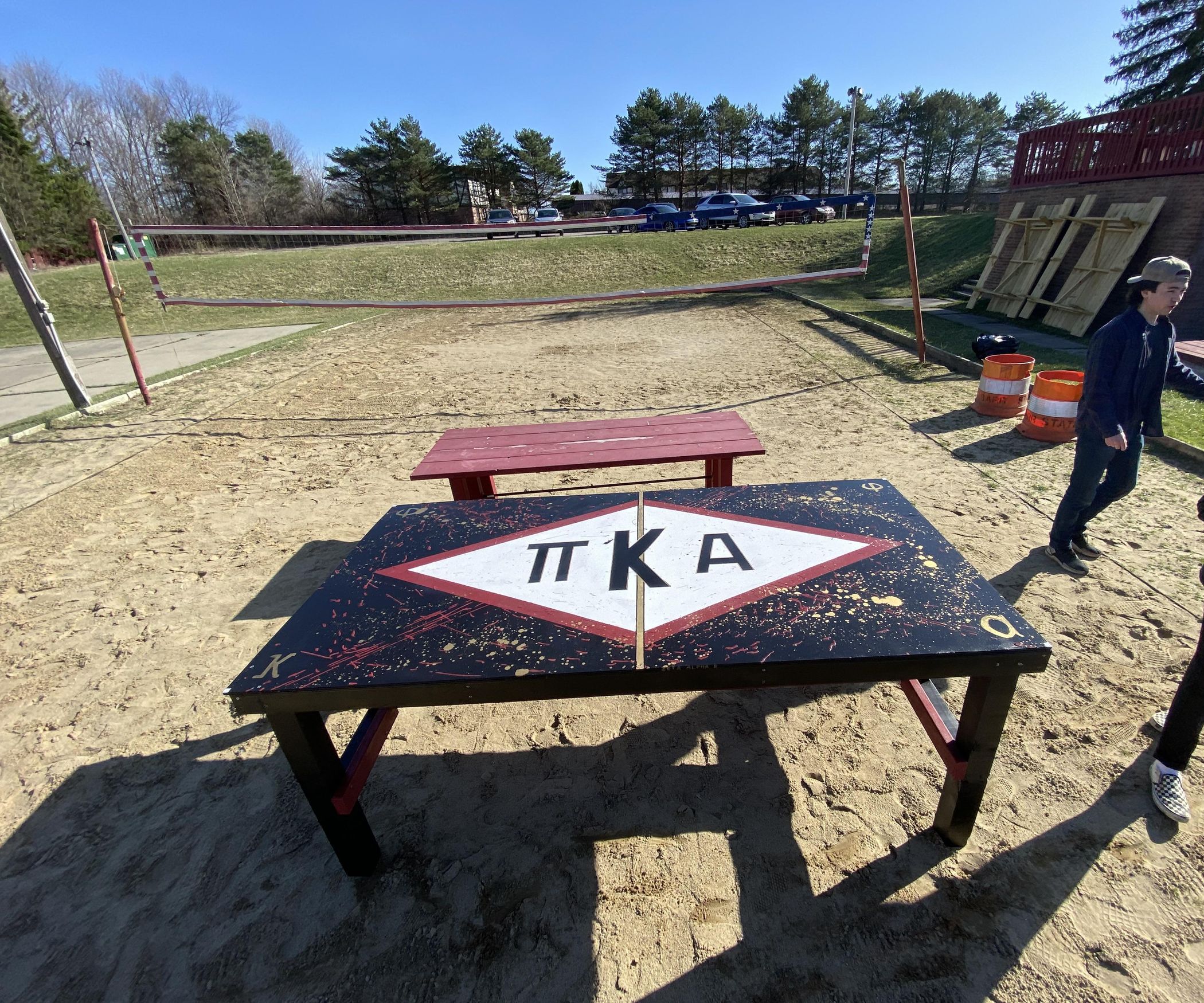 Die Table : 10 Steps - Instructables