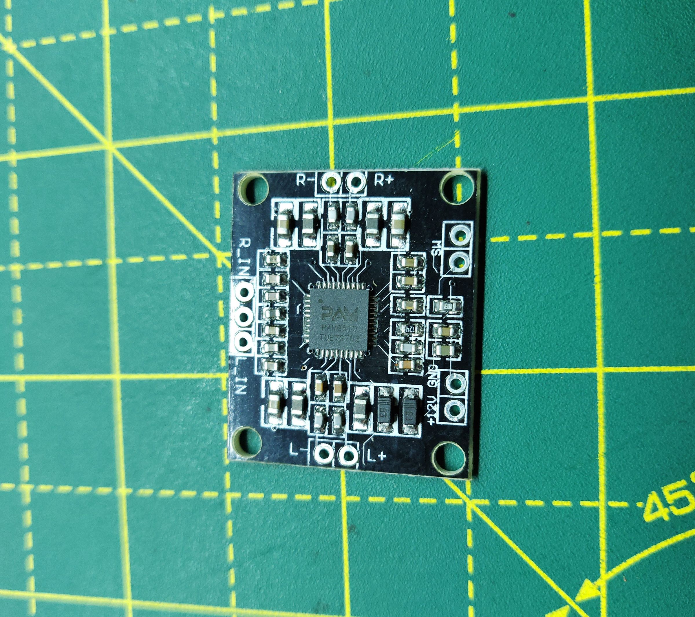 Desk Bluetooth Speaker With Audio Visualisation, Touch Buttons and NFC ...