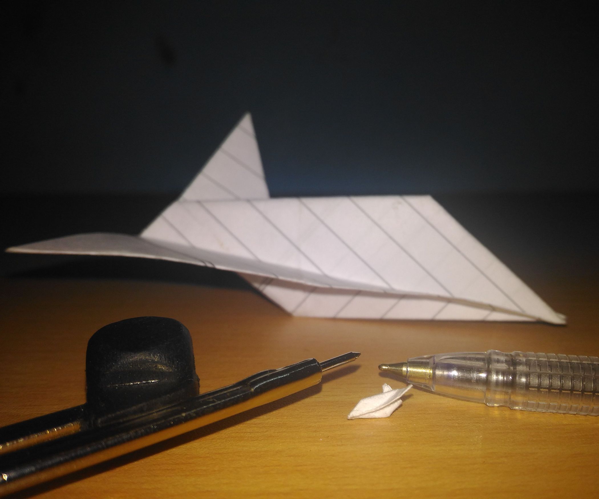 Pen Nib Size Paper Plane : 4 Steps - Instructables