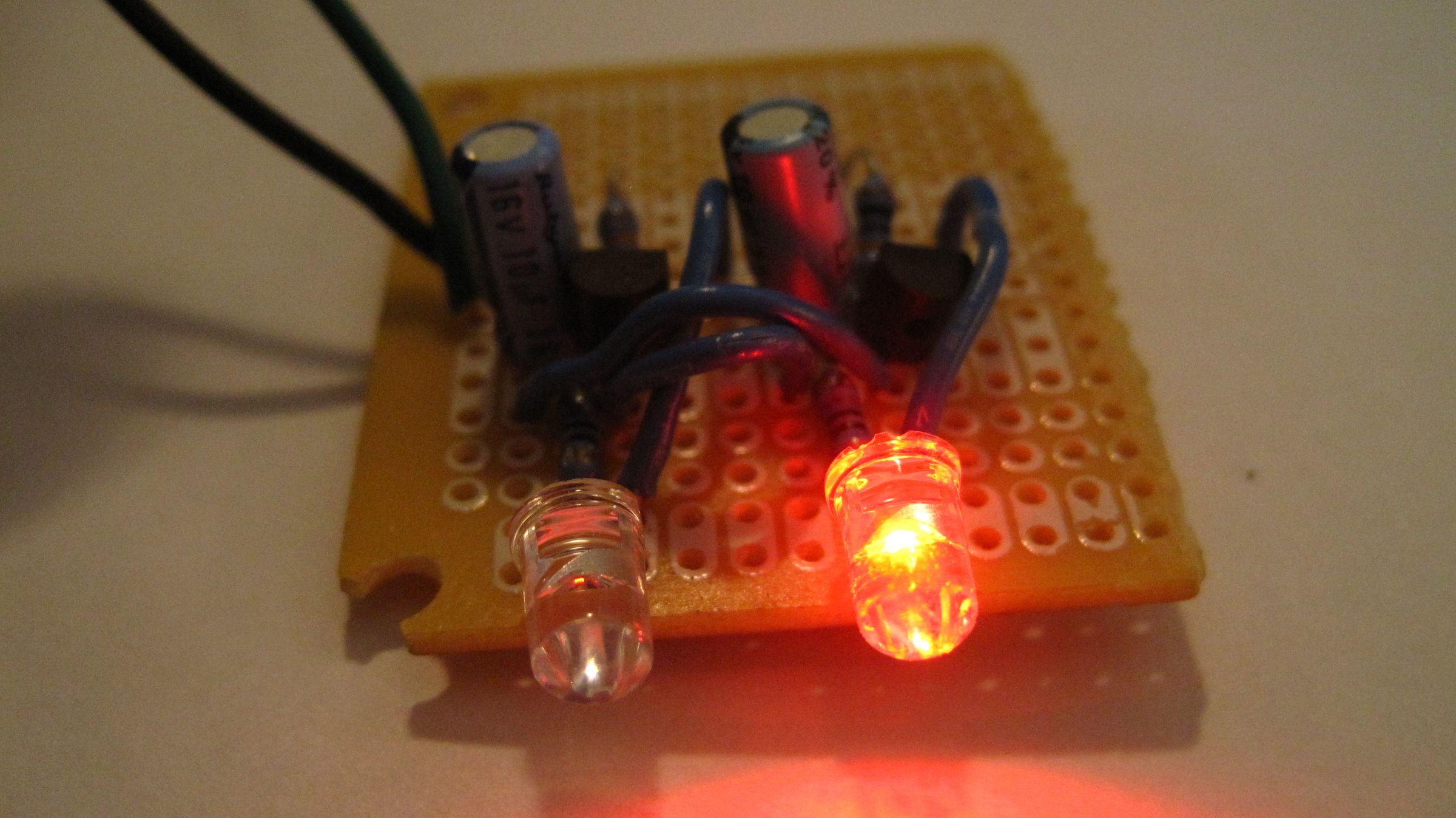 Two Transistor LED Flasher Circuit : 5 Steps - Instructables