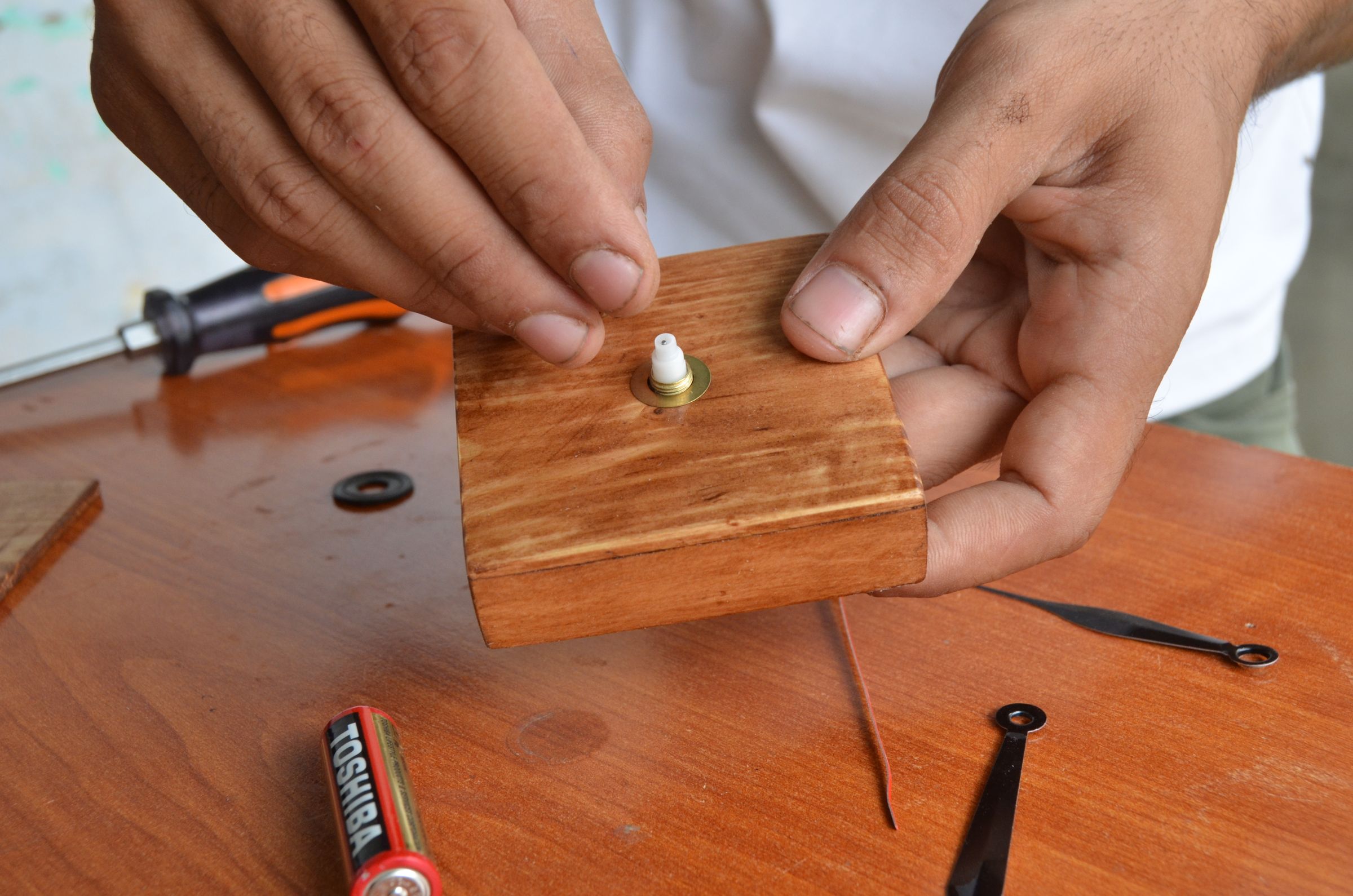 The Classic Wall Clock : 8 Steps (with Pictures) - Instructables