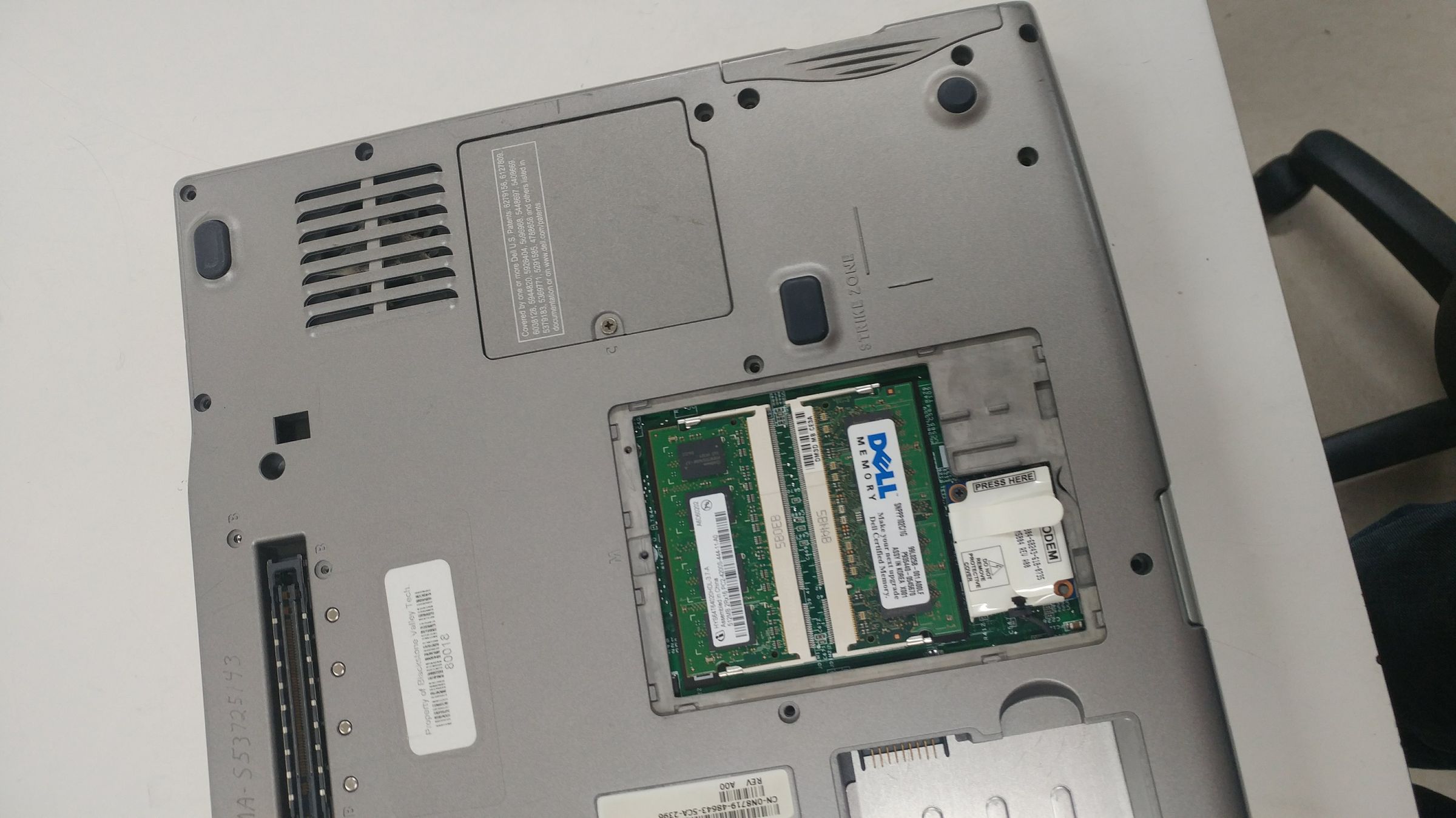 How to Replace a Cpu of a Dell 1510 : 10 Steps - Instructables