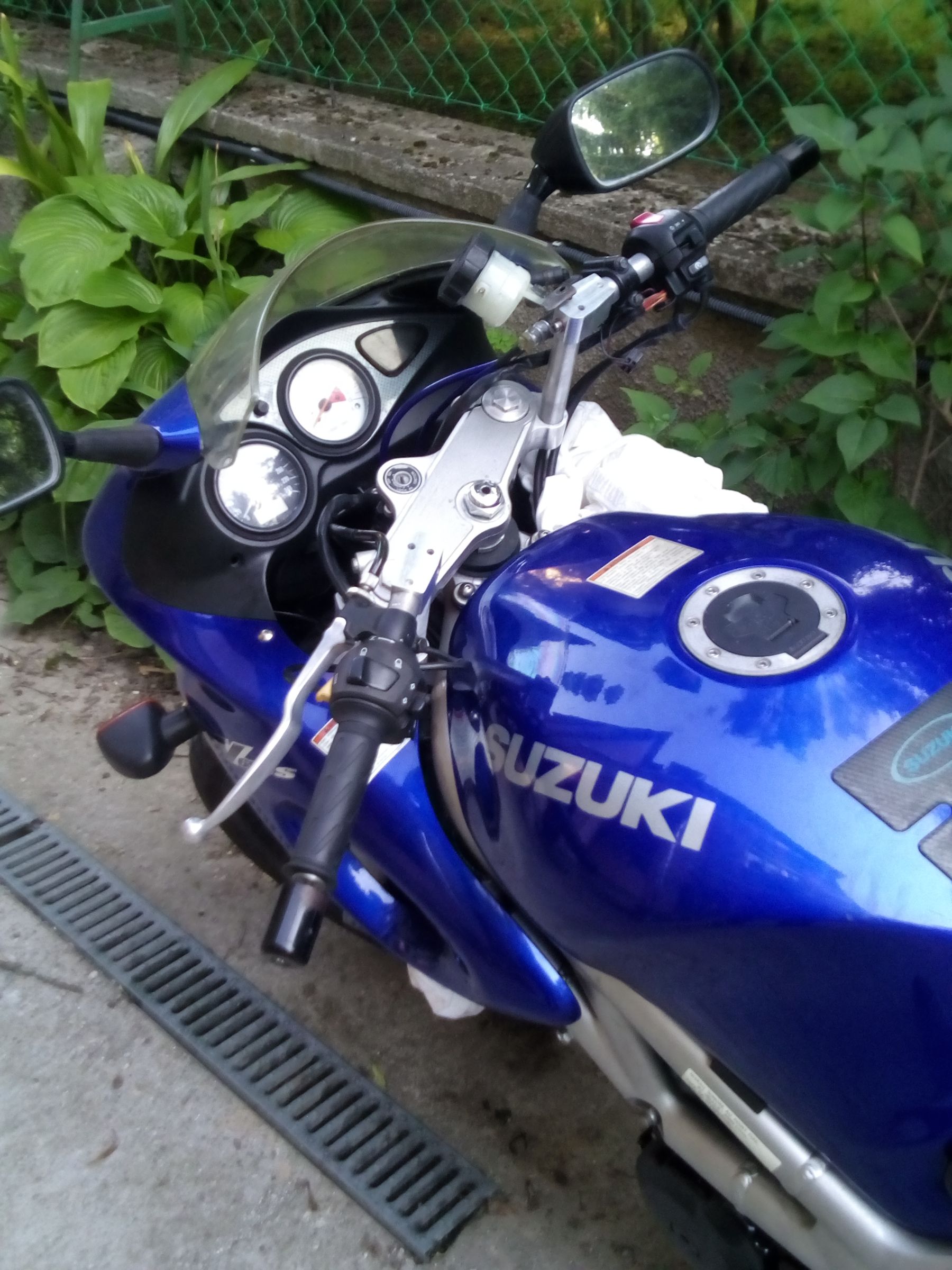 SV 650 S Handlebar Conversion : 5 Steps (with Pictures) - Instructables