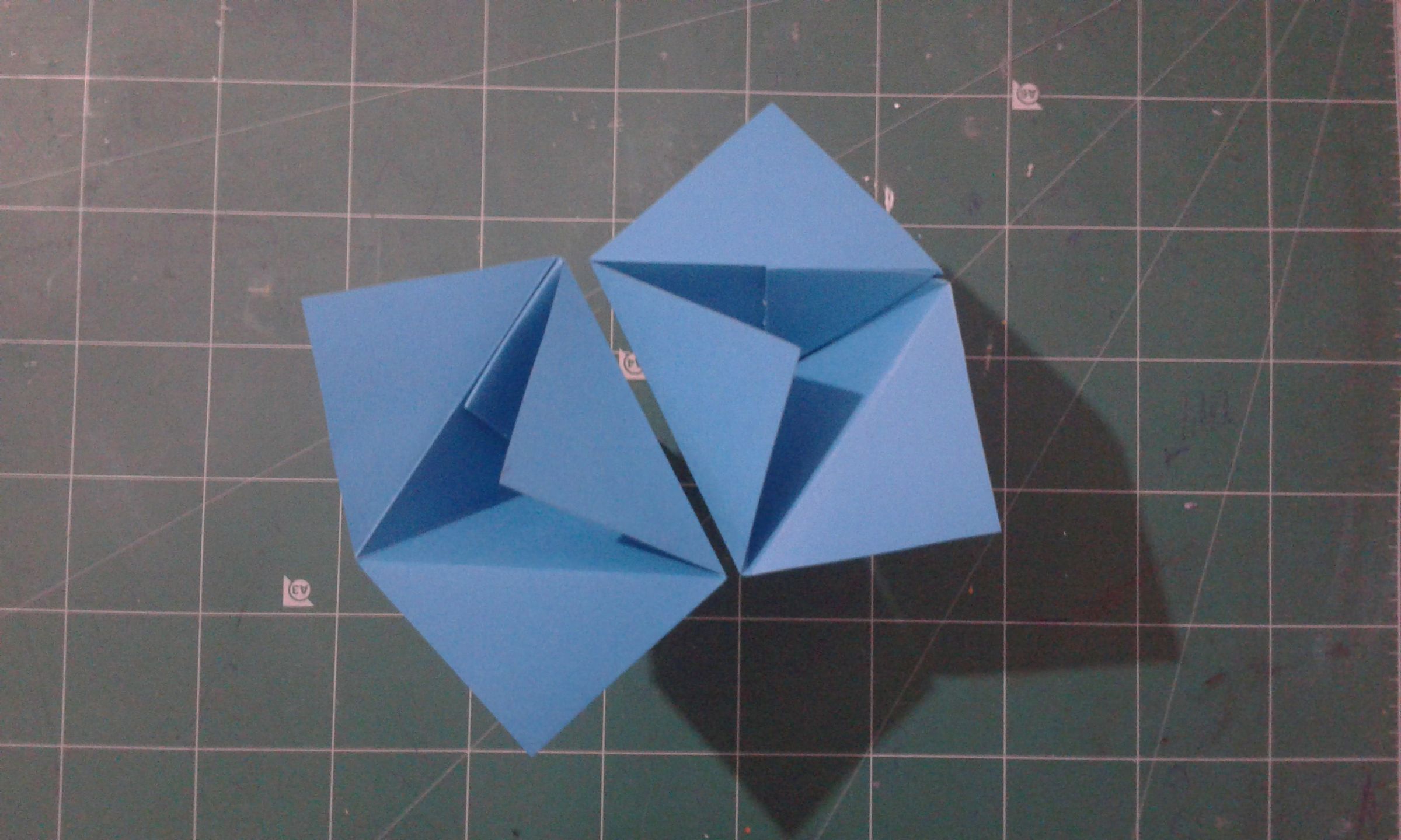 Abstract Origami Wall Decor : 7 Steps (with Pictures) - Instructables