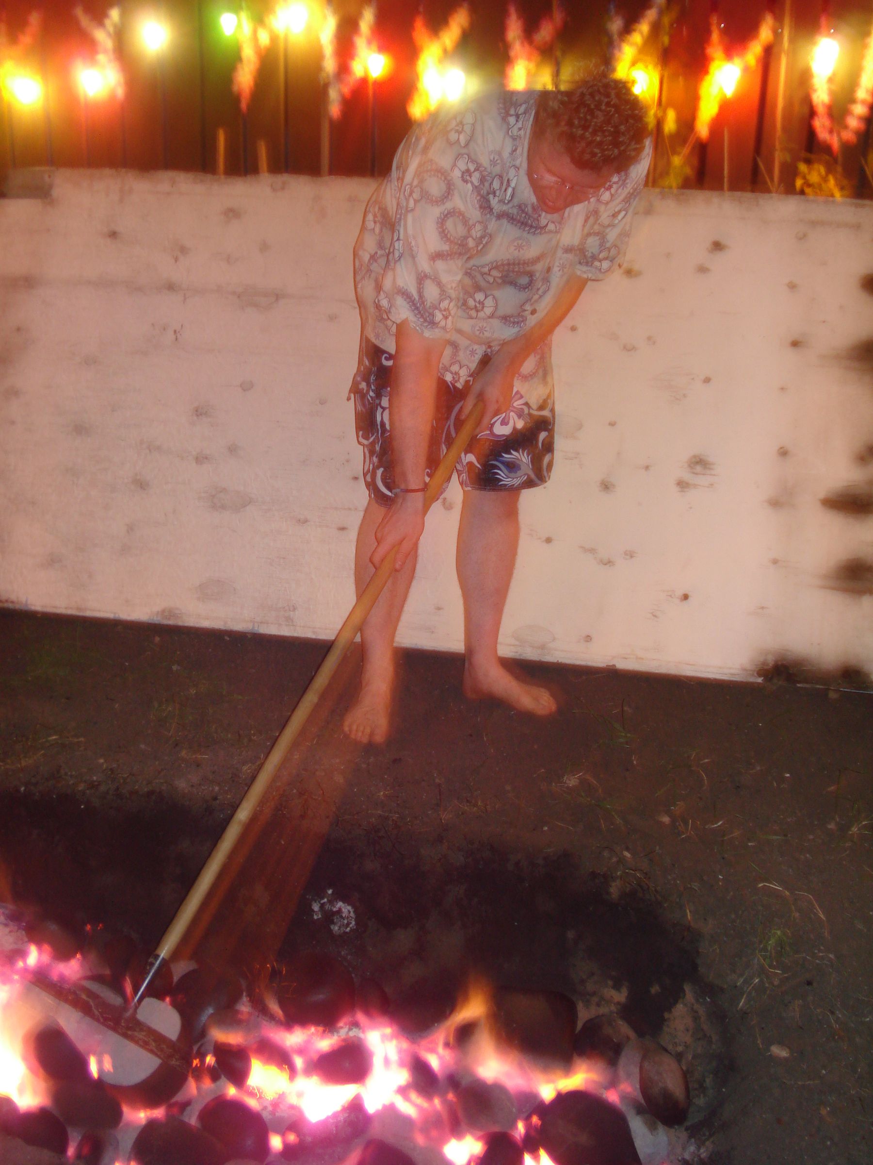 Luau Pig - Hawaiian Style (In the Ground With Hot Rocks) : 12 Steps ...