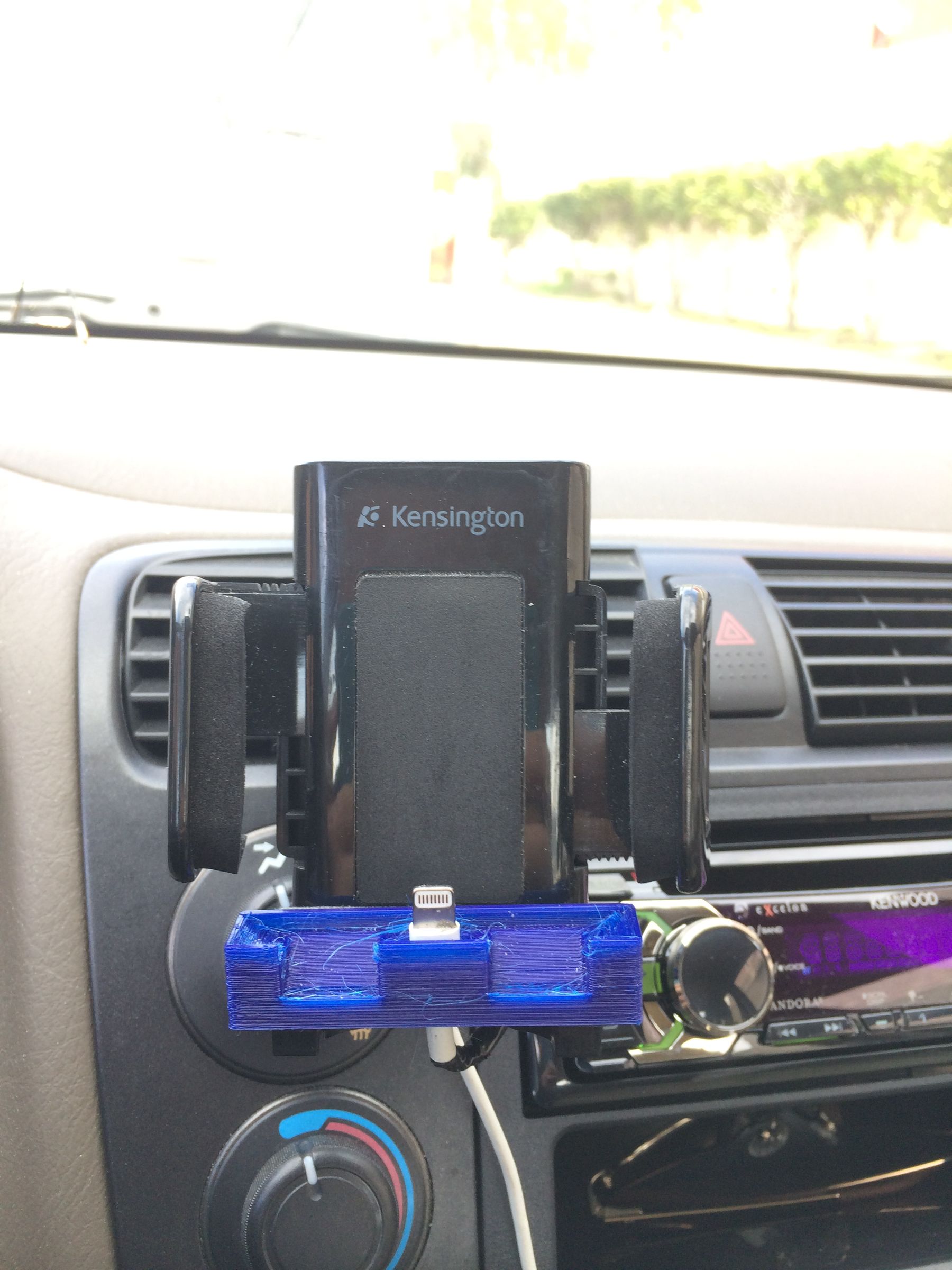 How to Turn a Smartphone Mount Into a Smartphone Dock With 3D Printing ...