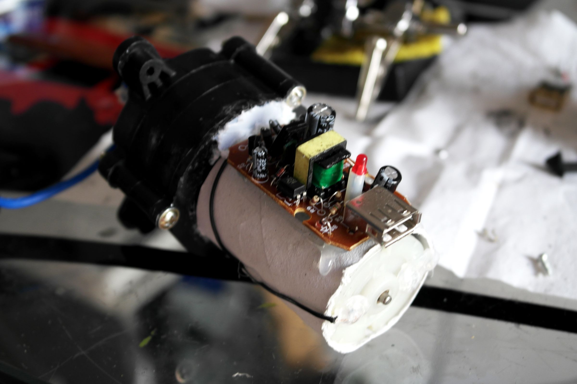 Kinetic Phone Charger : 9 Steps - Instructables