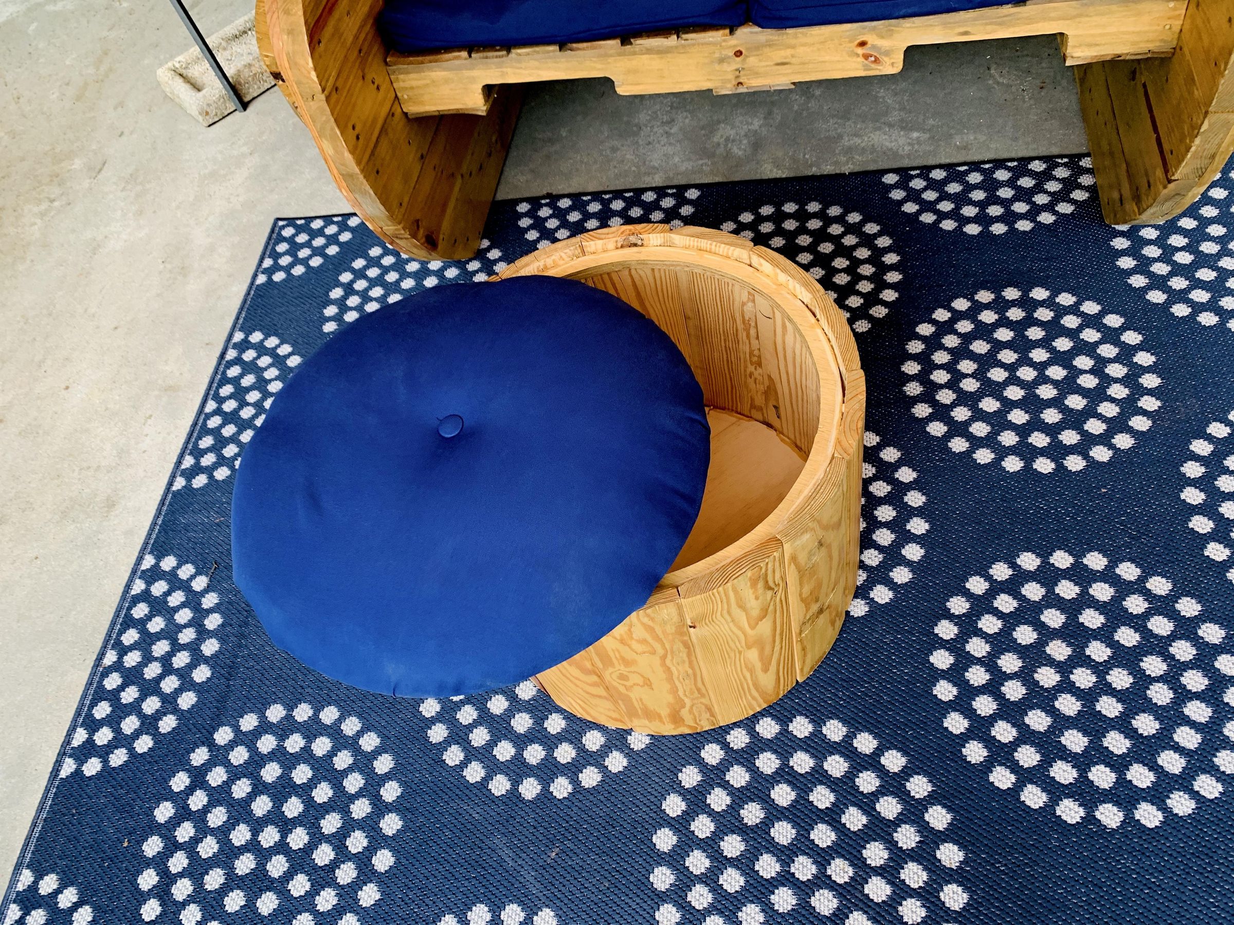 Upcycled Cable Spool Ottoman With Storage : 6 Steps (with Pictures ...