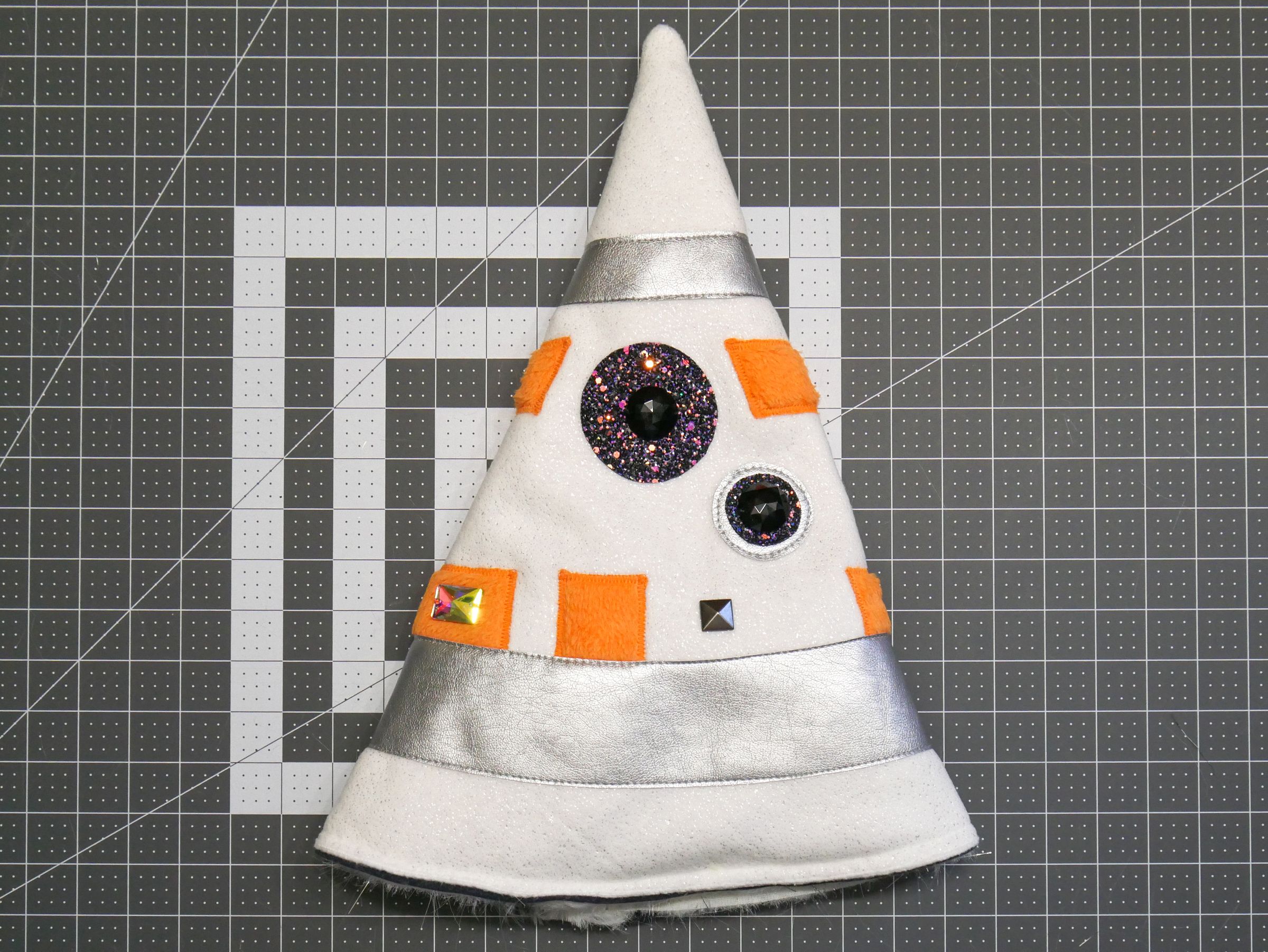 Star Wars BB8 Inspired Santa Hat : 10 Steps (with Pictures) - Instructables