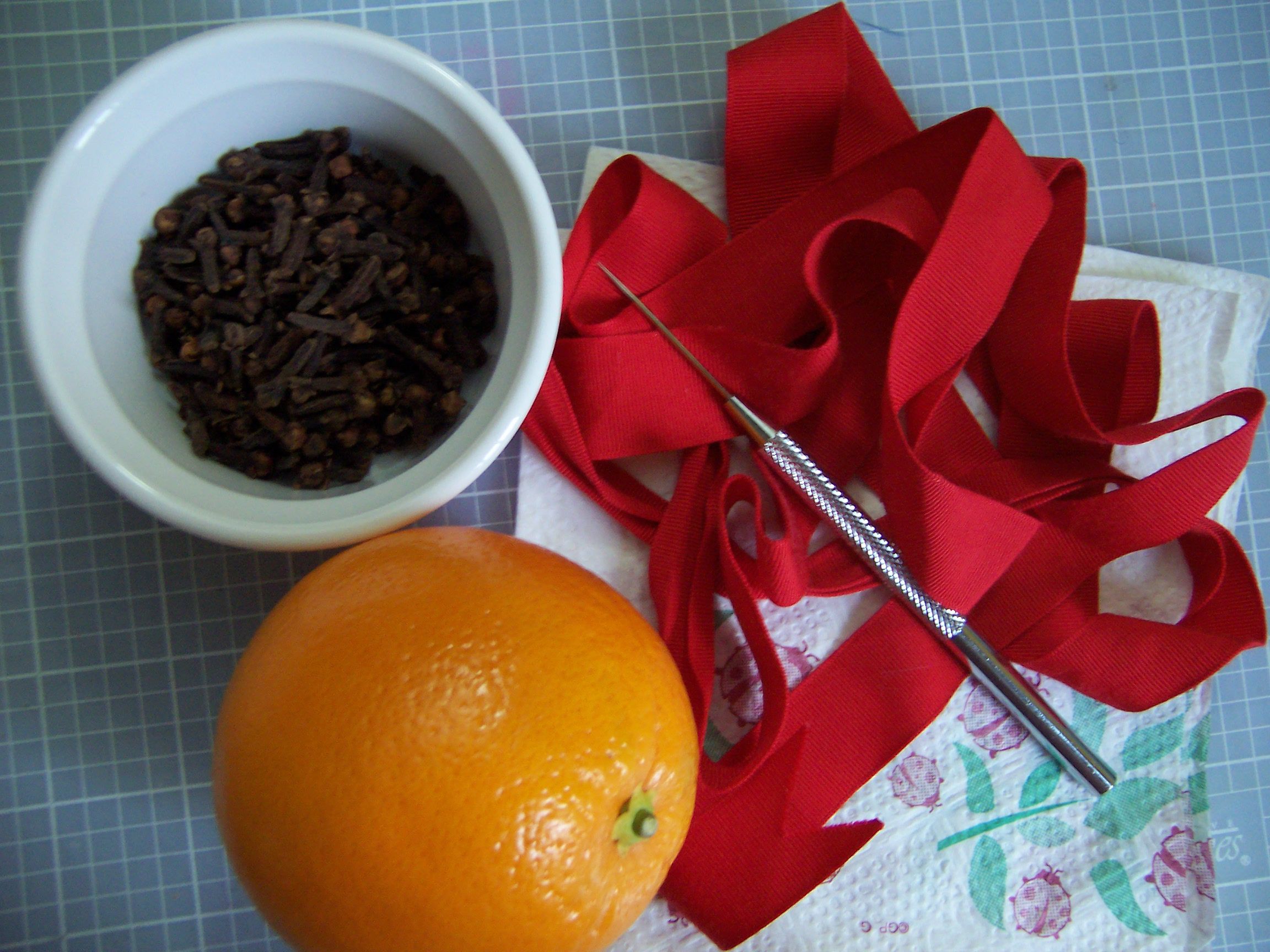 Pomander Ball Christmas Gift : 5 Steps (with Pictures) - Instructables