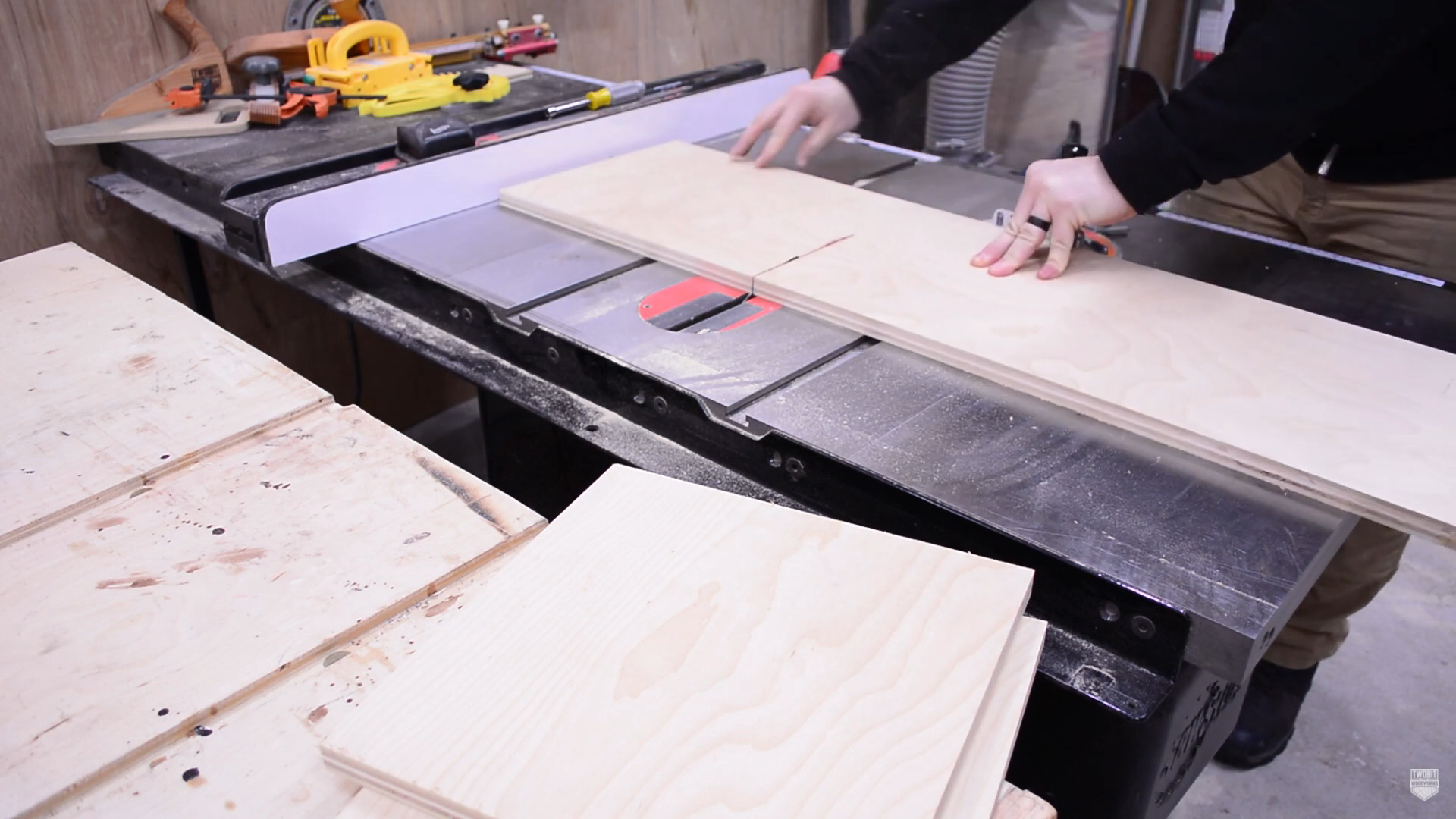 How to Build a Portable Router Table | DIY Woodworking Shop Project ...