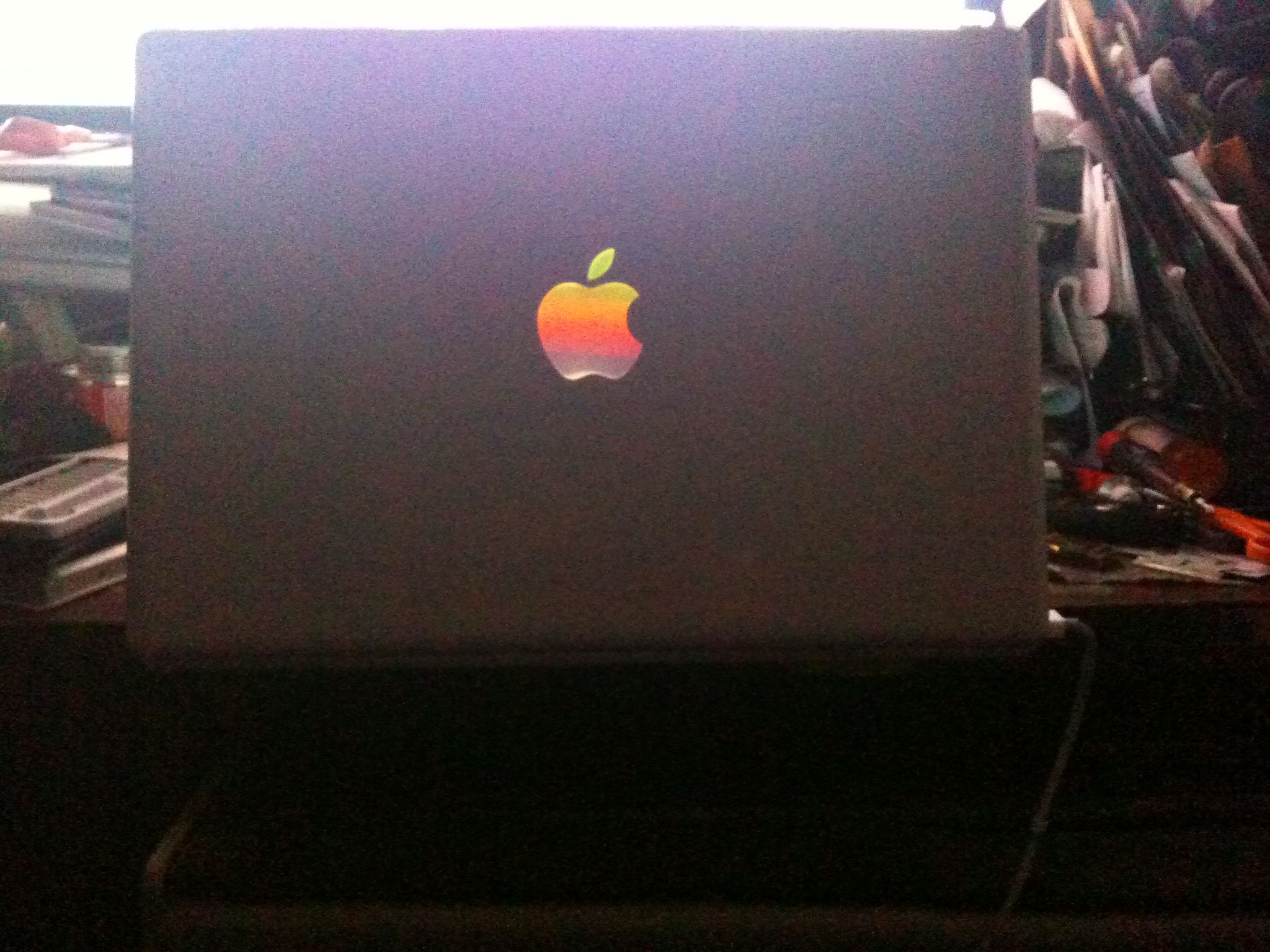 Embedding a OLD Apple Logo Into a Macbook : 3 Steps - Instructables