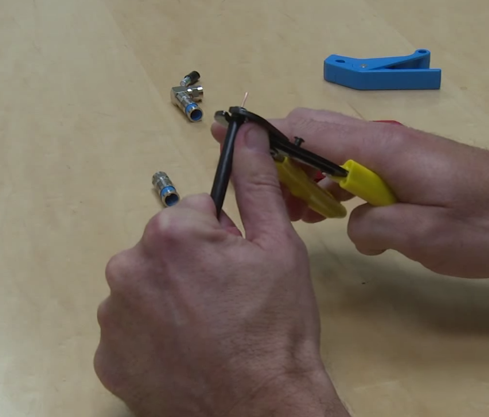 How to Terminate Coax Cable : 9 Steps - Instructables