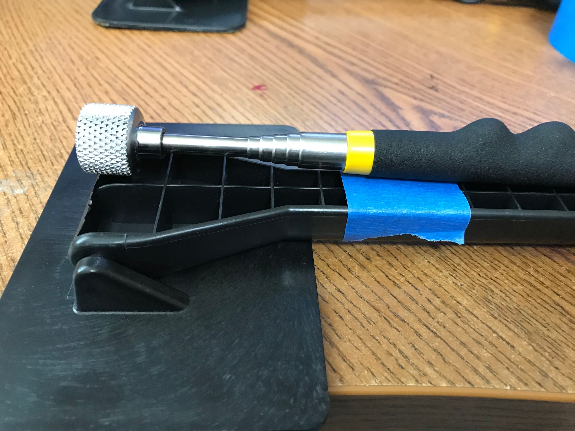 THE $10 RETRACTABLE WINDSHIELD CLEANER : 7 Steps (with Pictures ...
