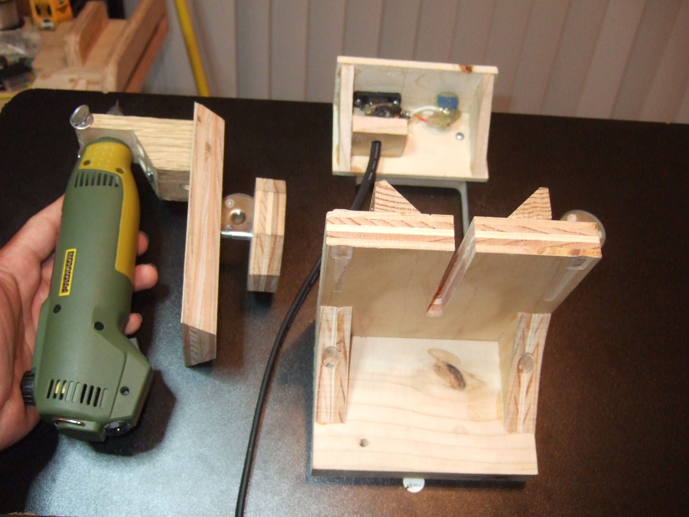 Garbage Can Dremel Router Table Table : 8 Steps (with Pictures ...