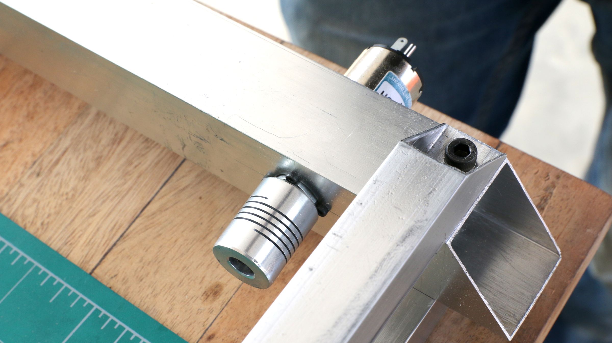 Manual Milling Machine/Surface Planner : 10 Steps (with Pictures ...
