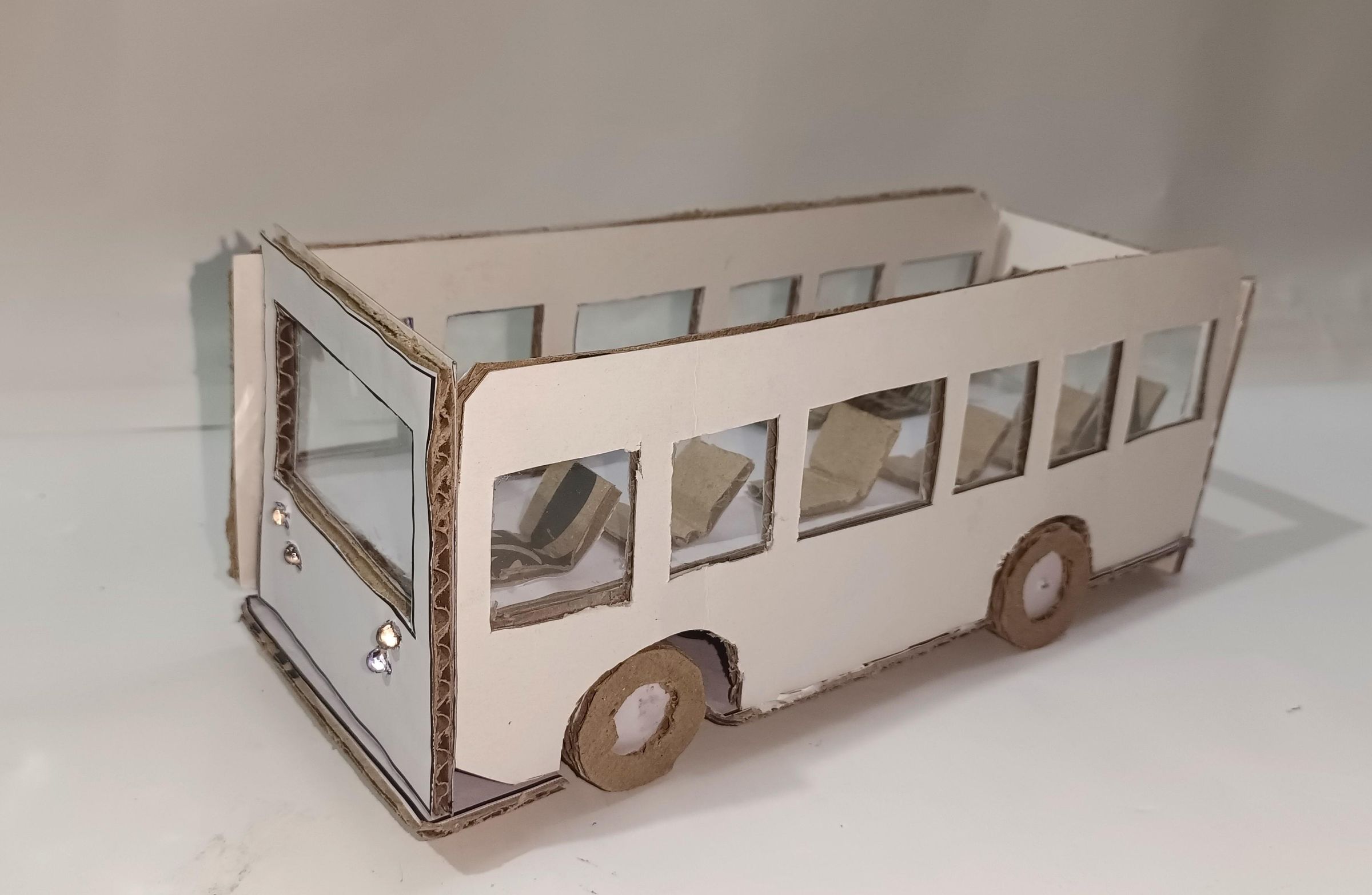 Cardboard Bus: Ride Into Imagination! : 11 Steps (with Pictures ...