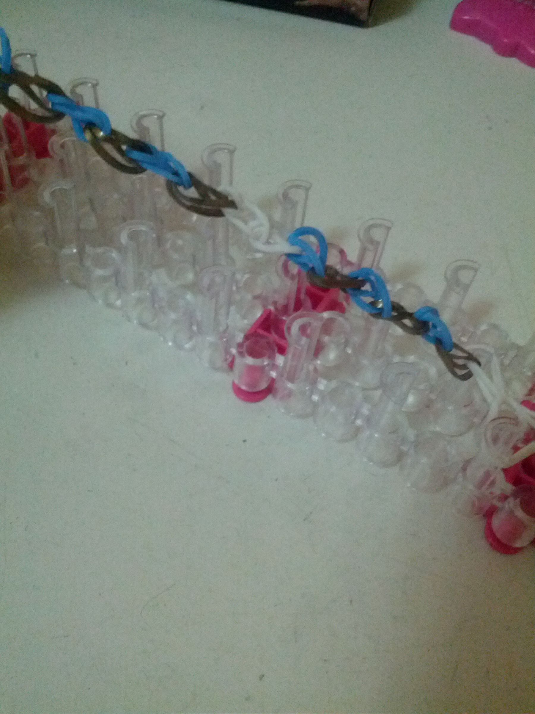 Rainbow Loom Single Braclet : 6 Steps - Instructables