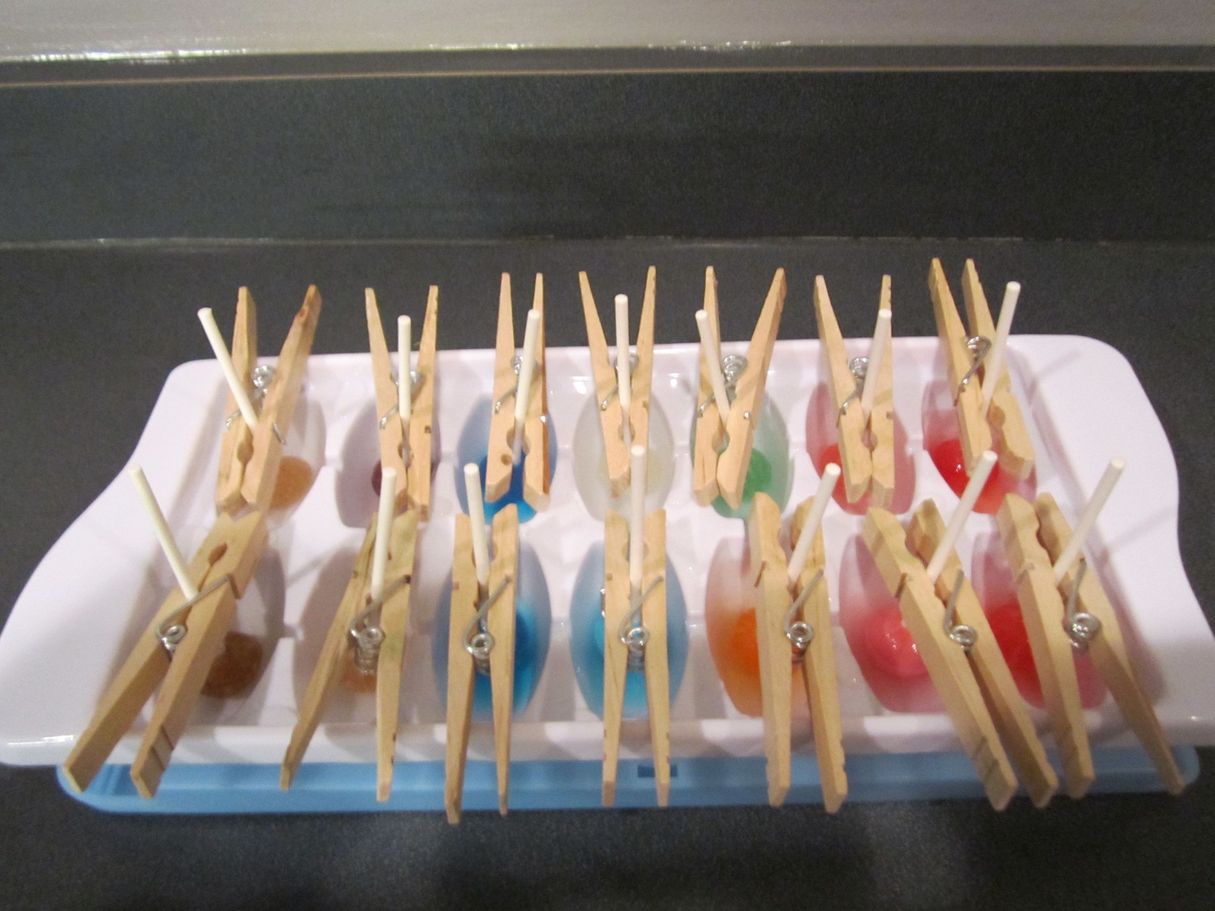 Summer Crafts for Kids: Ice Cube Boats With Dum Dums Sails : 4 Steps ...