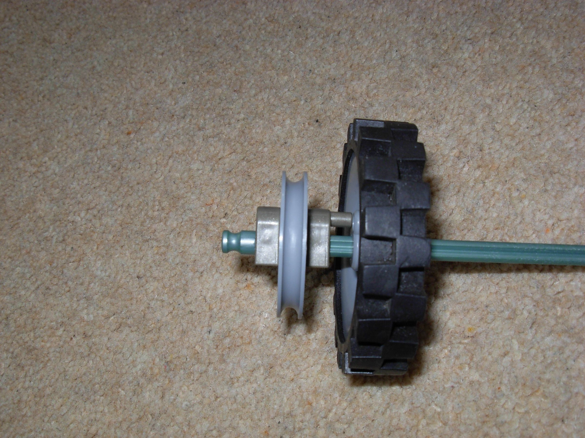 K'nex Simple 4 Wheel Drive Car : 4 Steps - Instructables