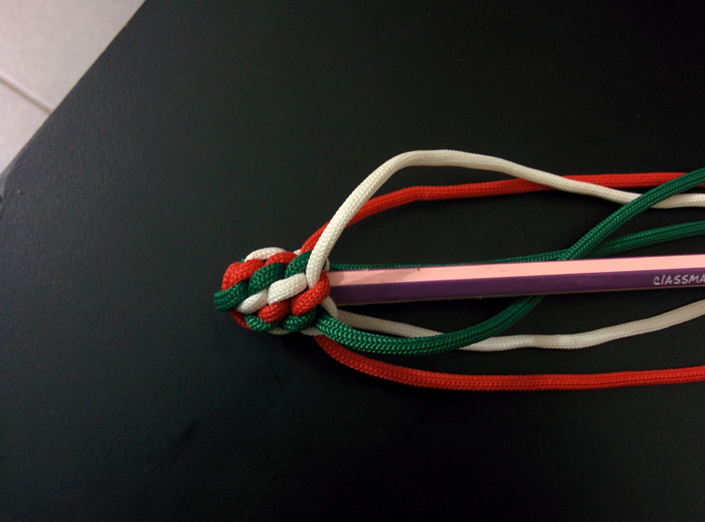 Paracord Fob With Hidden Compartment : 12 Steps (with Pictures ...