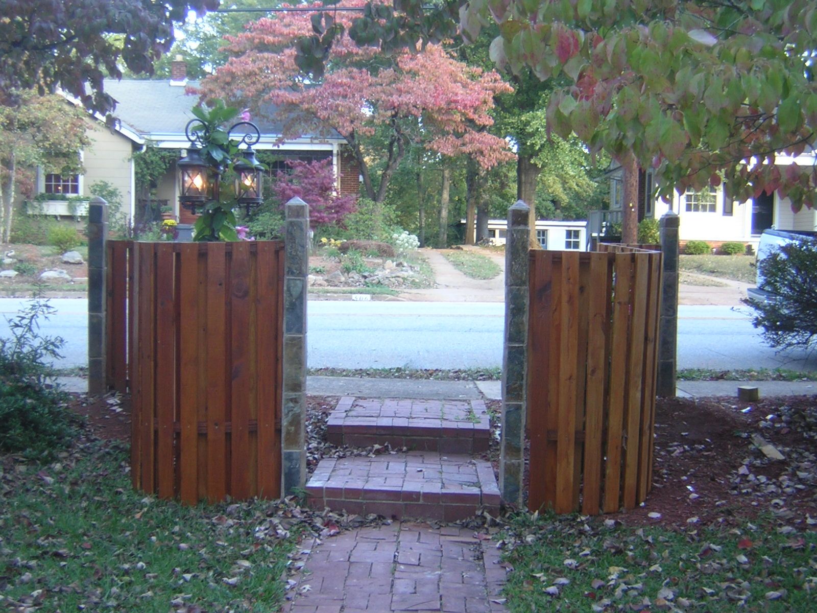 Build a Curved Wooden Fence : 3 Steps (with Pictures) - Instructables