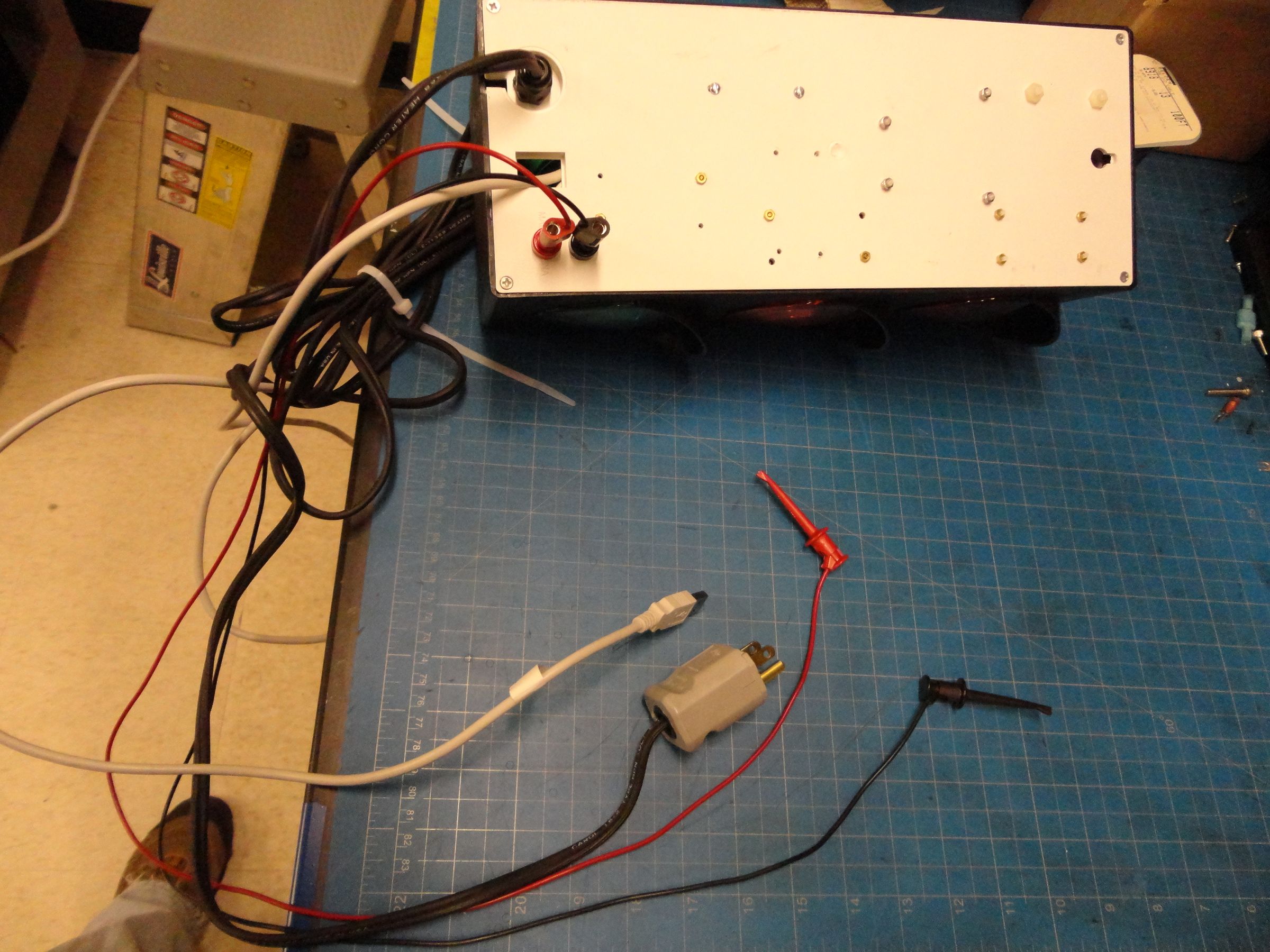 Safety Stoplight: the Easy, Arduino-powered, Voltage Warning Light : 3 ...