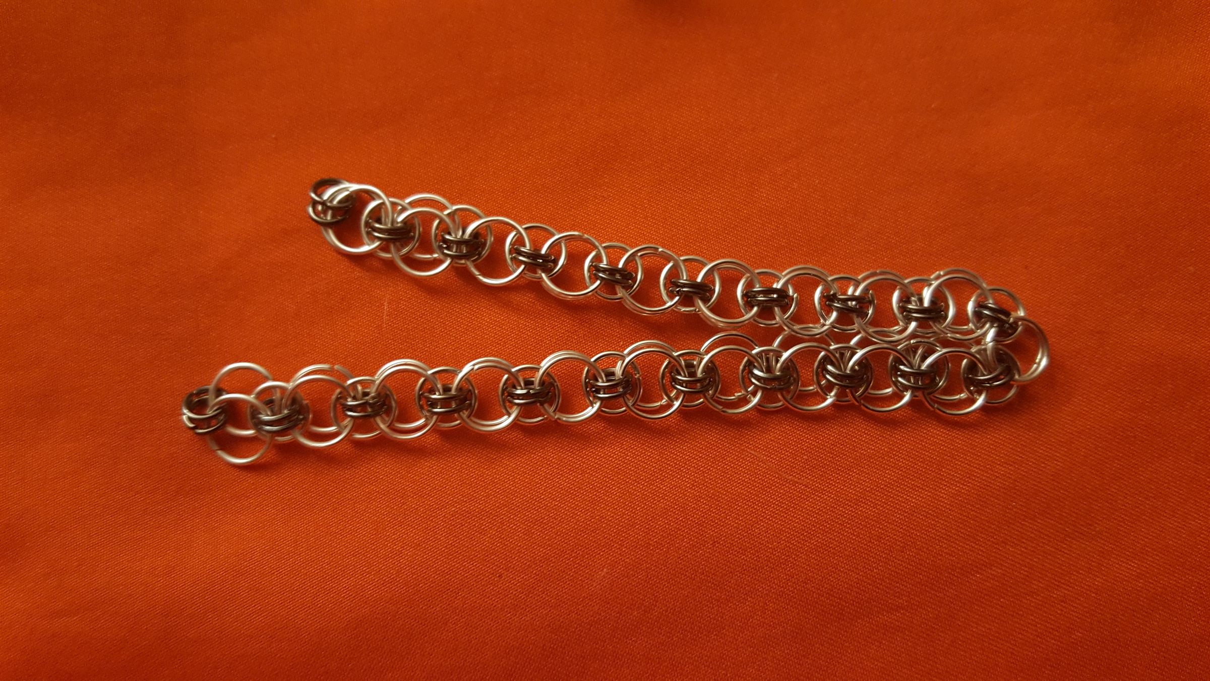 Chainmaille Bracelet : 7 Steps (with Pictures) - Instructables