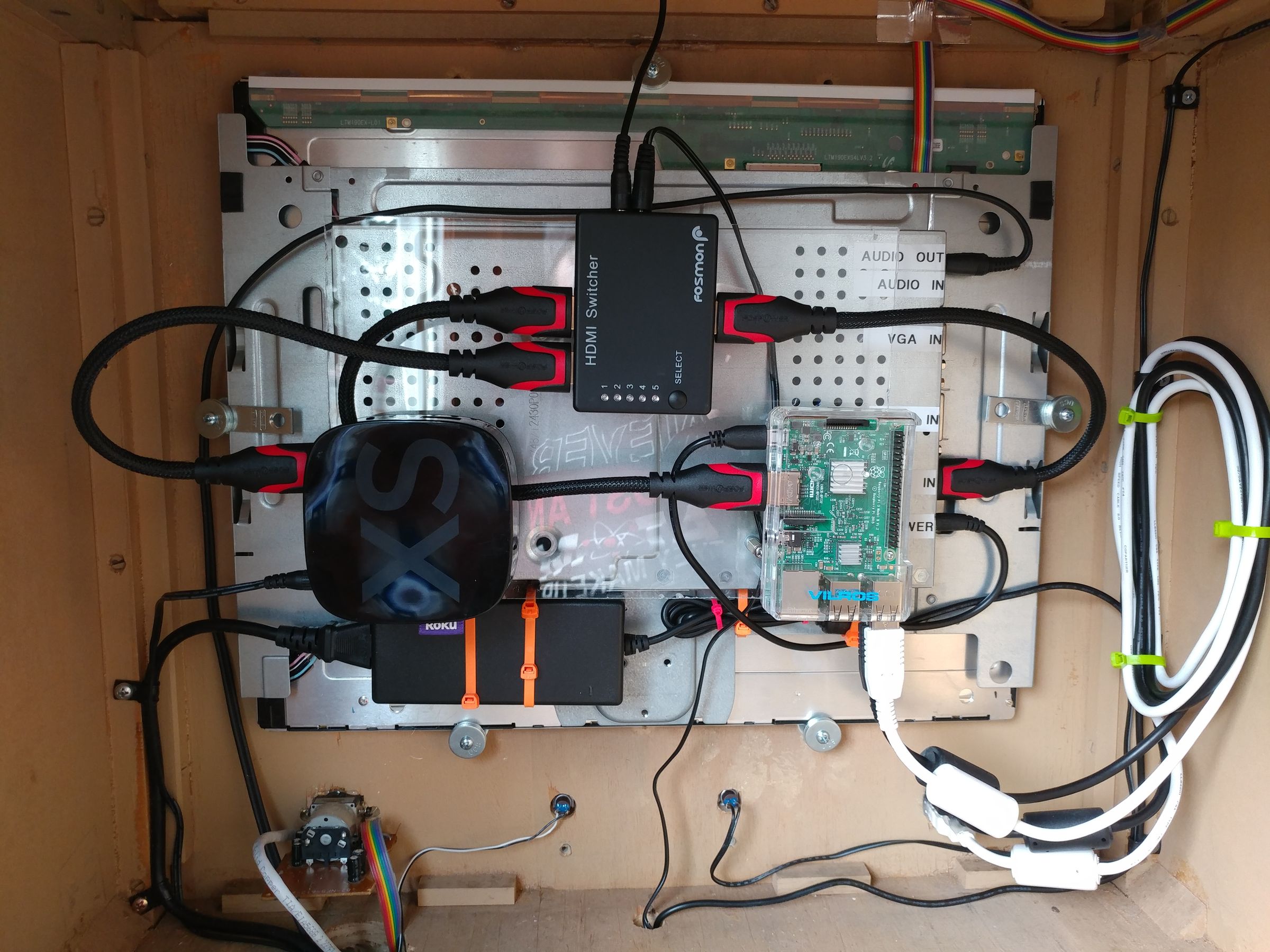 Retro TV Console Media Cabinet - UPDATED Now With RetroPie : 6 Steps ...