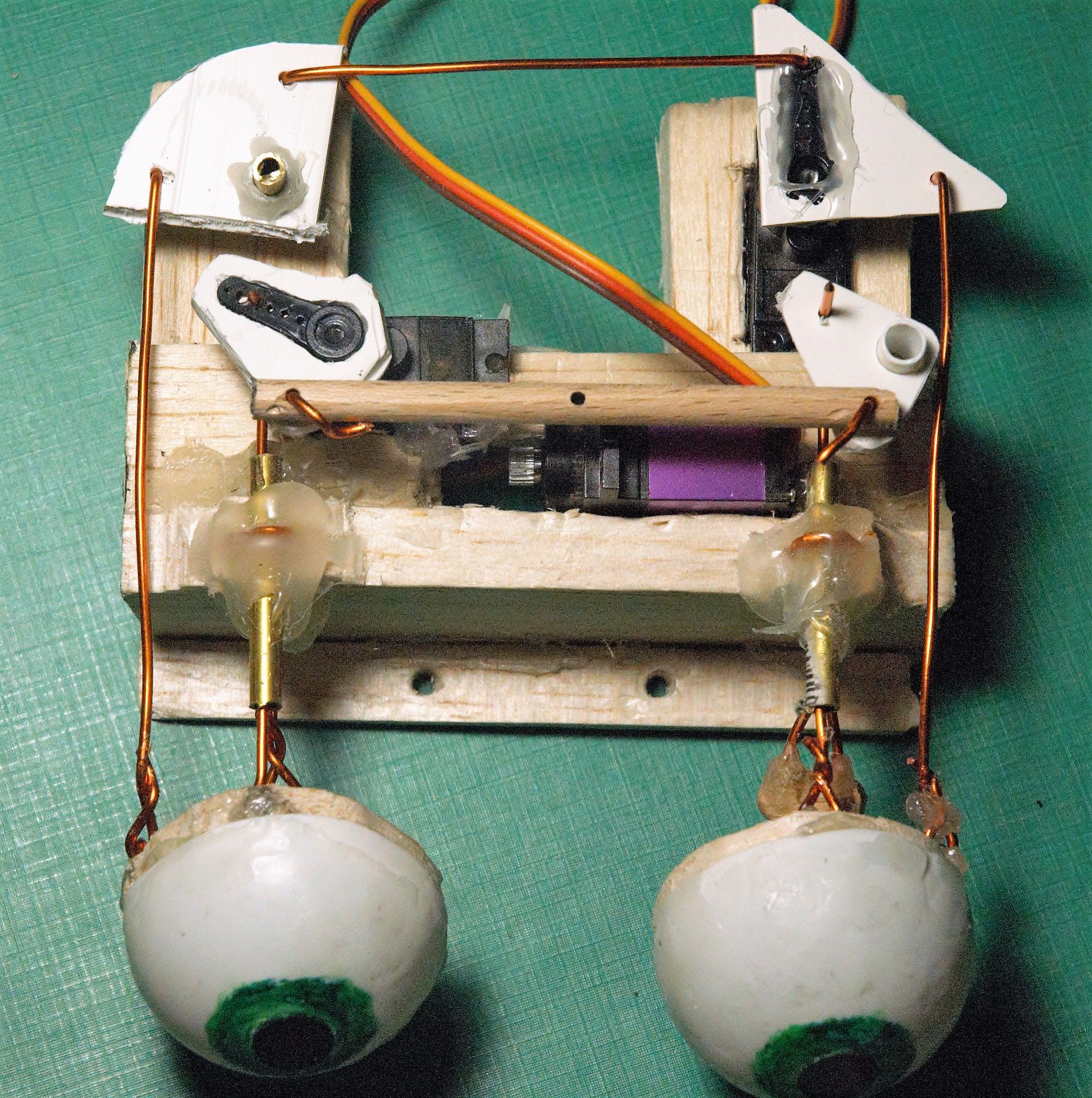 Robotic Head Directed to Light. From Recycled and Reused Materials : 11 ...