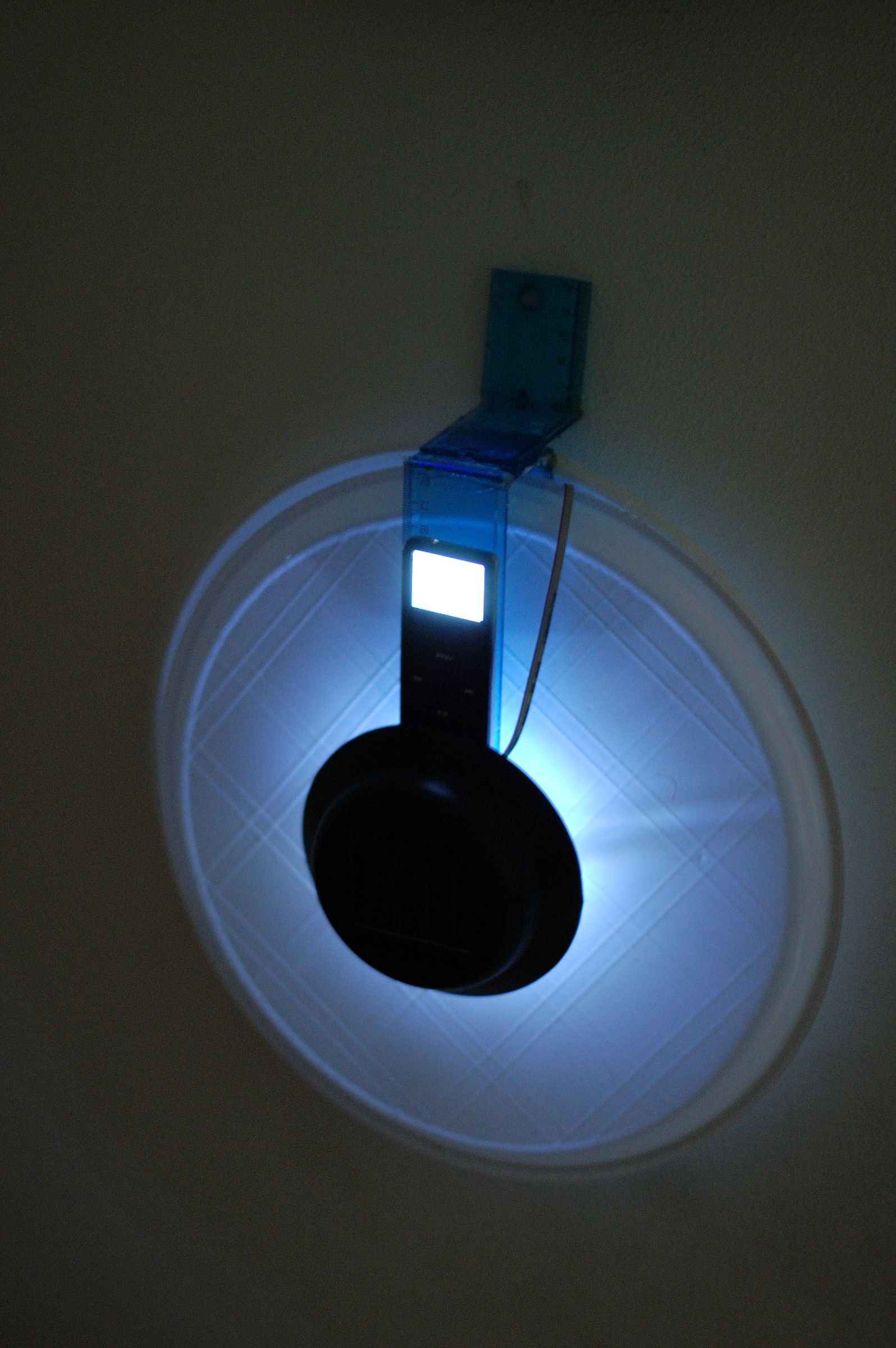 Corona IPod Wall Dock From Scratches (with Home Built Speakers) : 6 ...