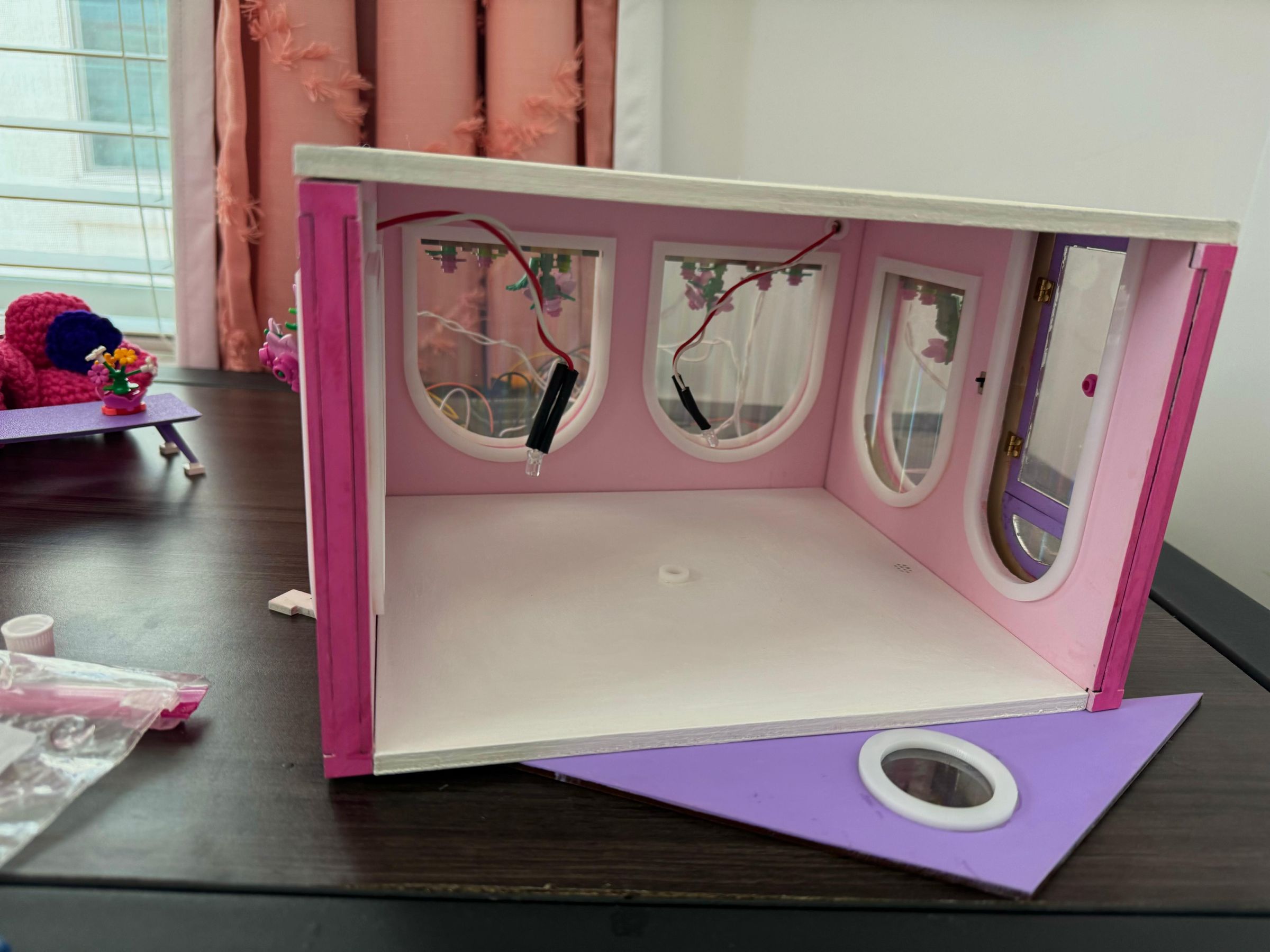 Make a Mixed Media Mini Room! : 7 Steps (with Pictures) - Instructables