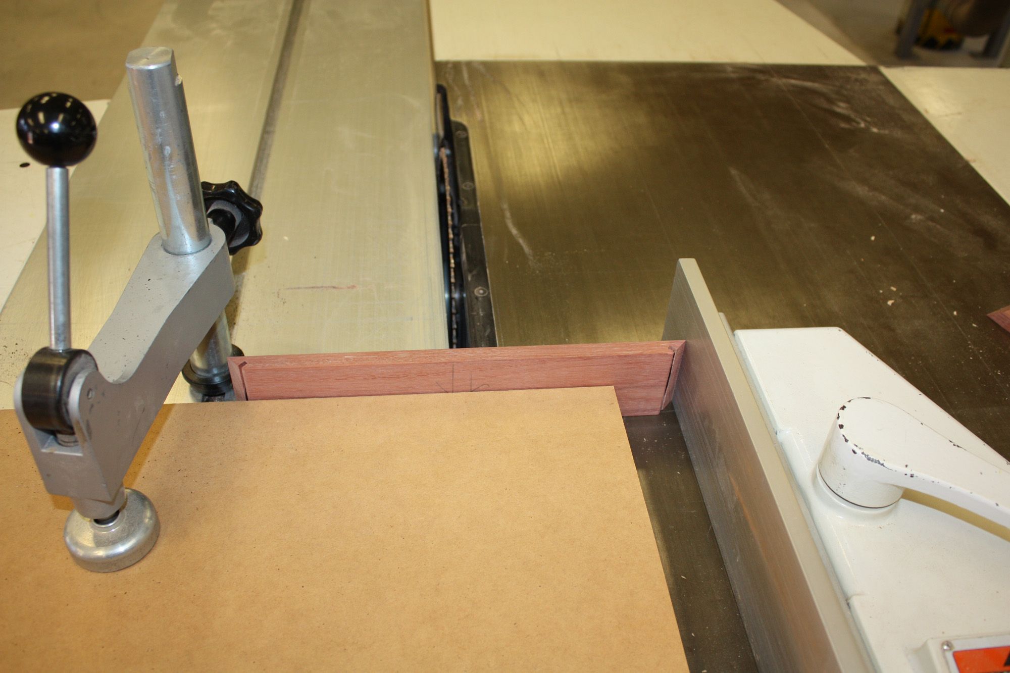 Retro Shadow Box With Splined Mitres : 7 Steps (with Pictures ...