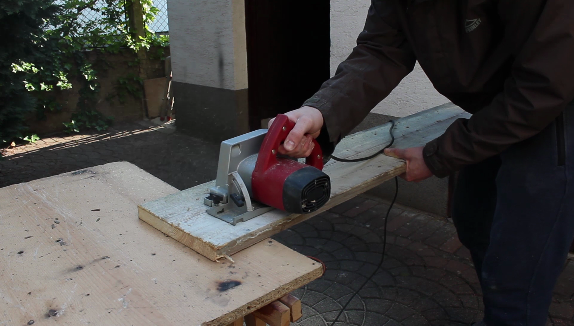 Make a Human Table : 5 Steps (with Pictures) - Instructables