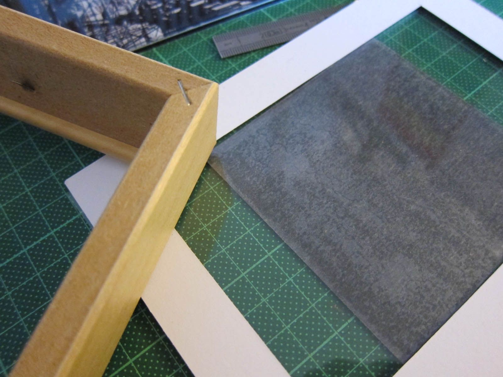 Magnetic Frame for Dibond Mounted Pictures : 4 Steps - Instructables