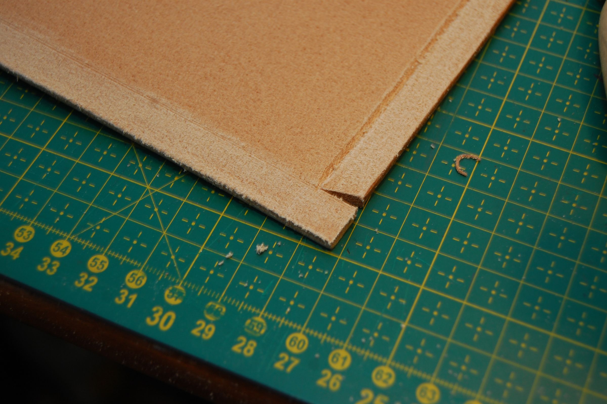 Briefcase With a 3 Piece Gusset : 6 Steps (with Pictures) - Instructables