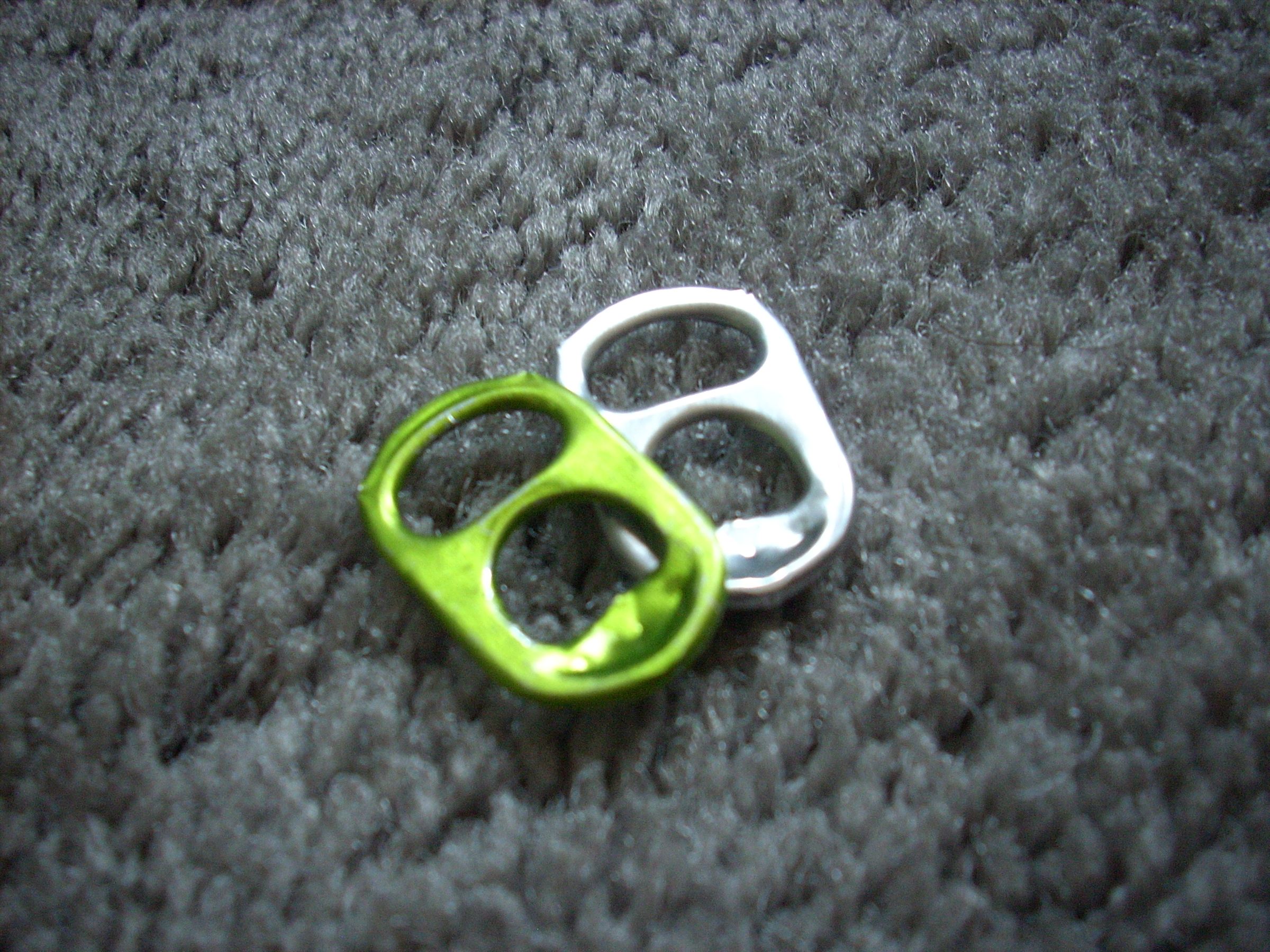 Soda Can Hinge Wallet Chain!! : 3 Steps (with Pictures) - Instructables