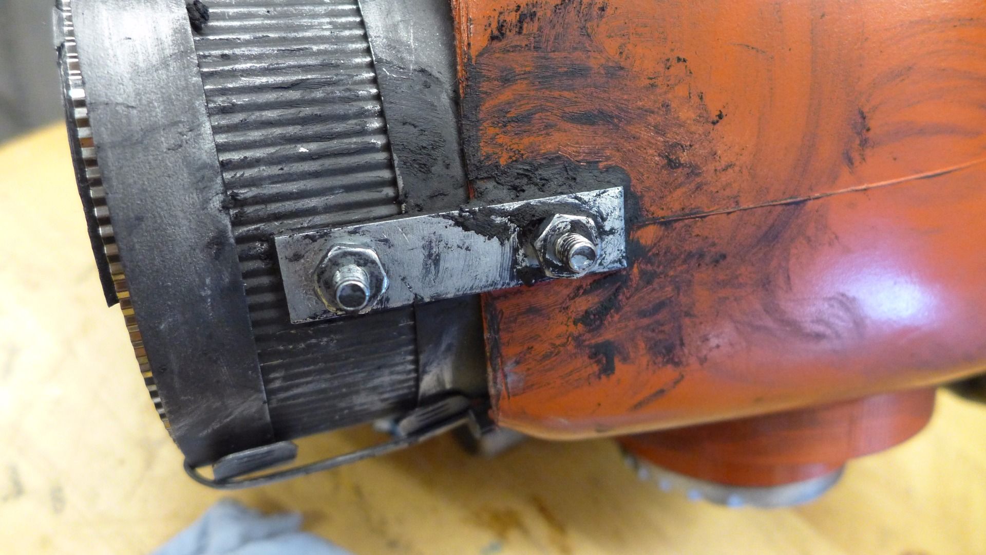 Evil Dead 2 Chainsaw : 12 Steps (with Pictures) - Instructables