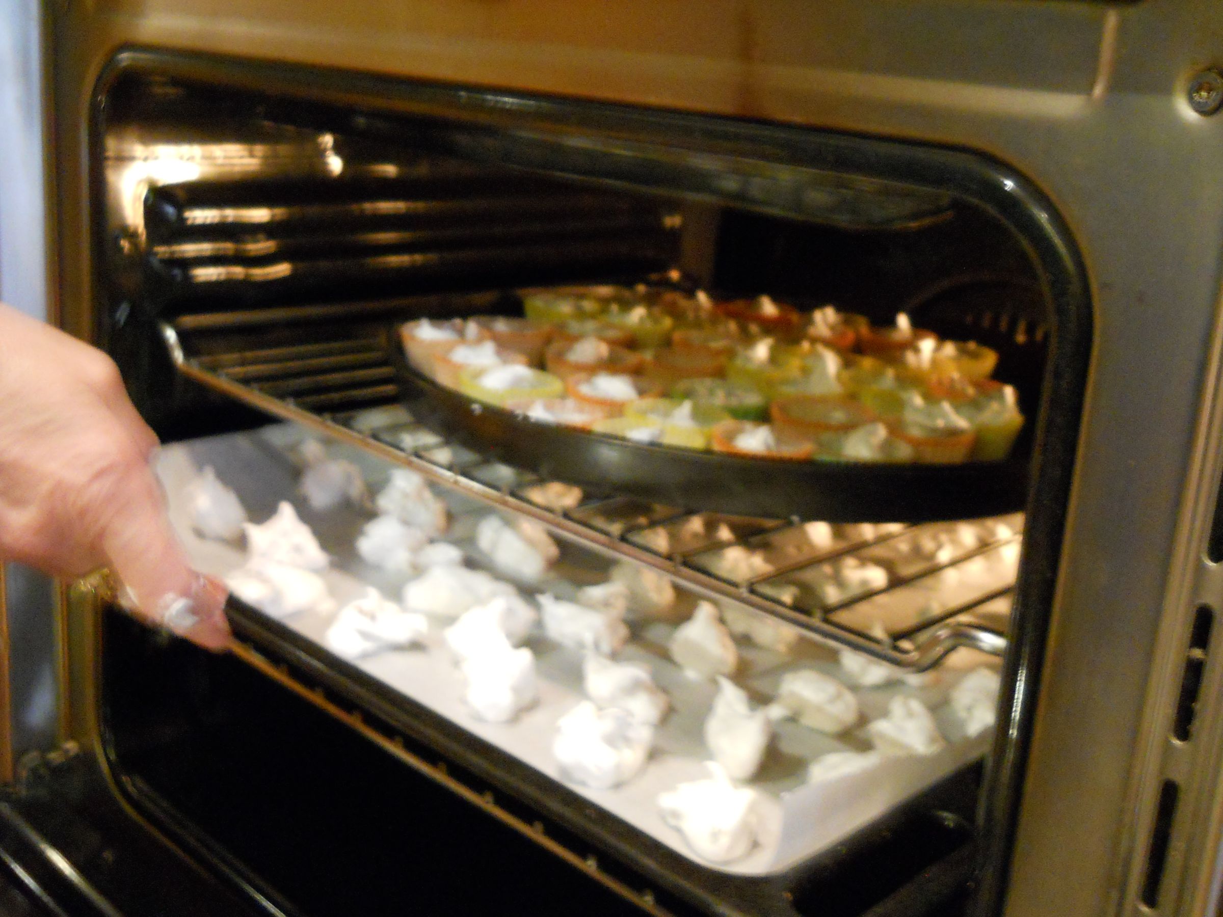 Little Foam Cookies - Aunt Mary's Old Recipe : 4 Steps (with Pictures ...