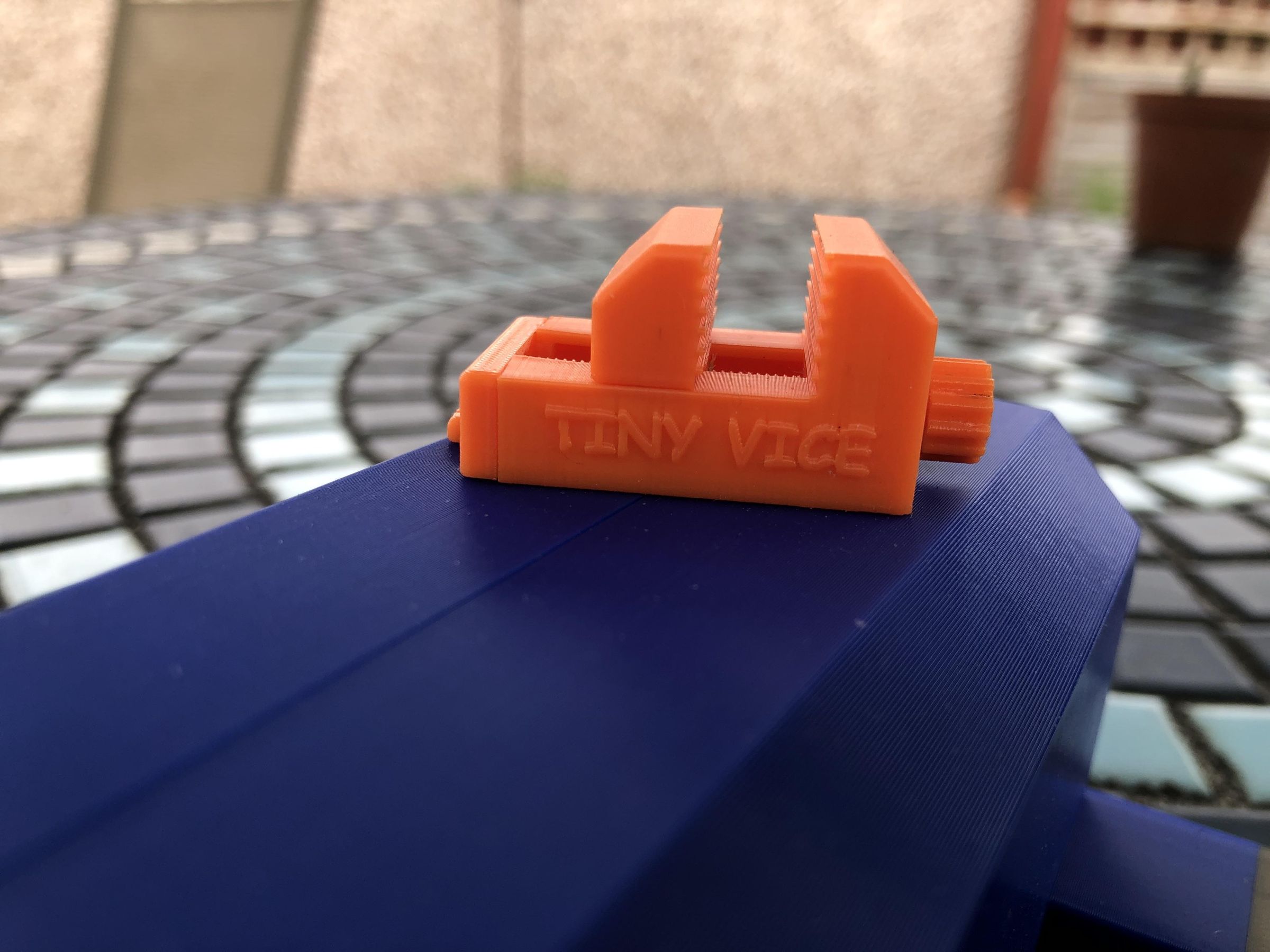 Tiny Vice : 5 Steps (with Pictures) - Instructables