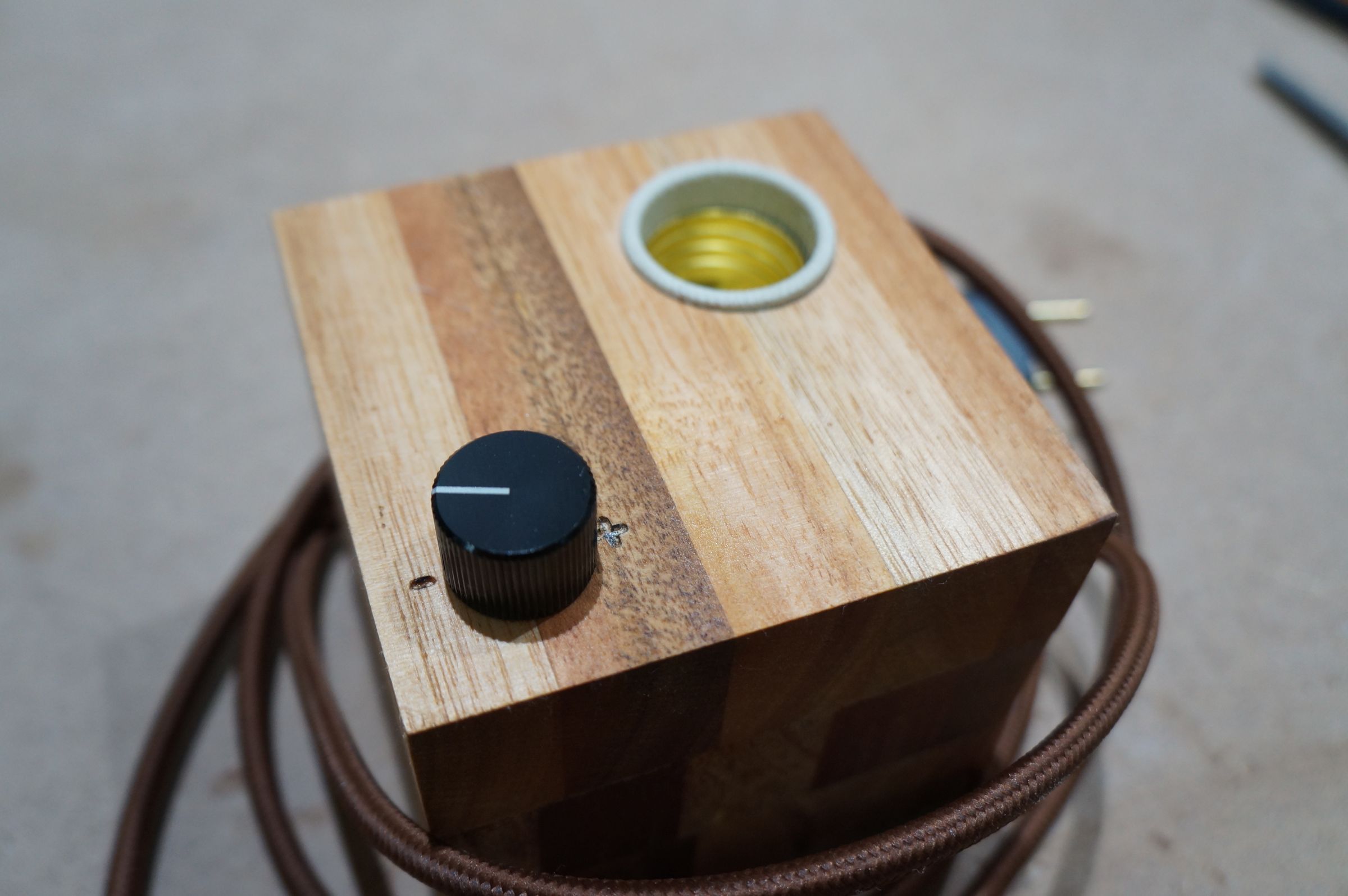 Wood Desk Lamp Dimmable : 9 Steps (with Pictures) - Instructables