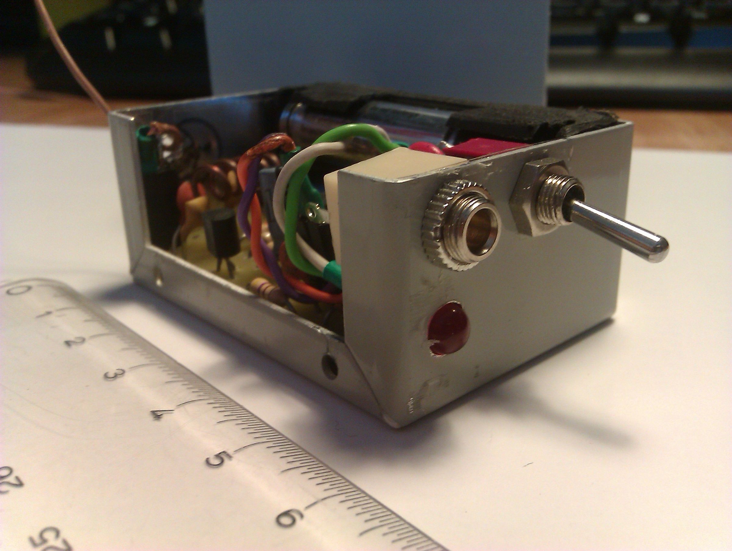 Bradcasting Music (FM Radio BUG) : 3 Steps - Instructables