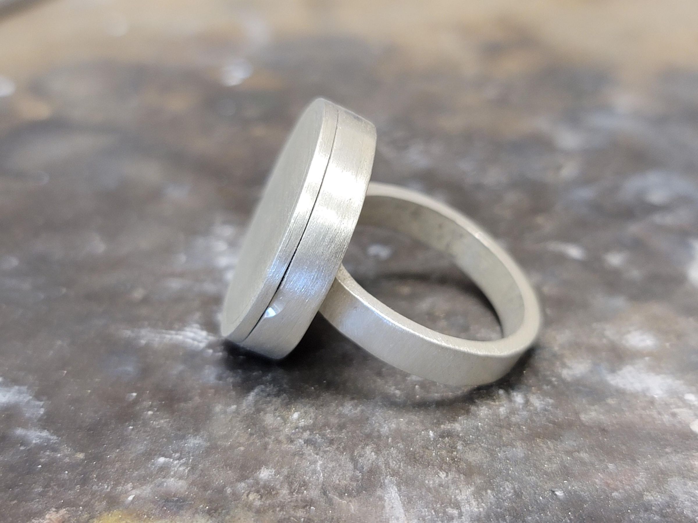 Secret Compartment Ring : 6 Steps (with Pictures) - Instructables