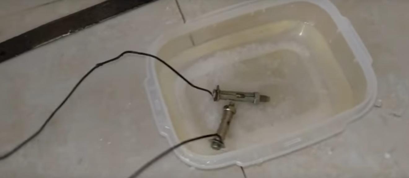 Simple Water Electrolysis System : 6 Steps (with Pictures) - Instructables