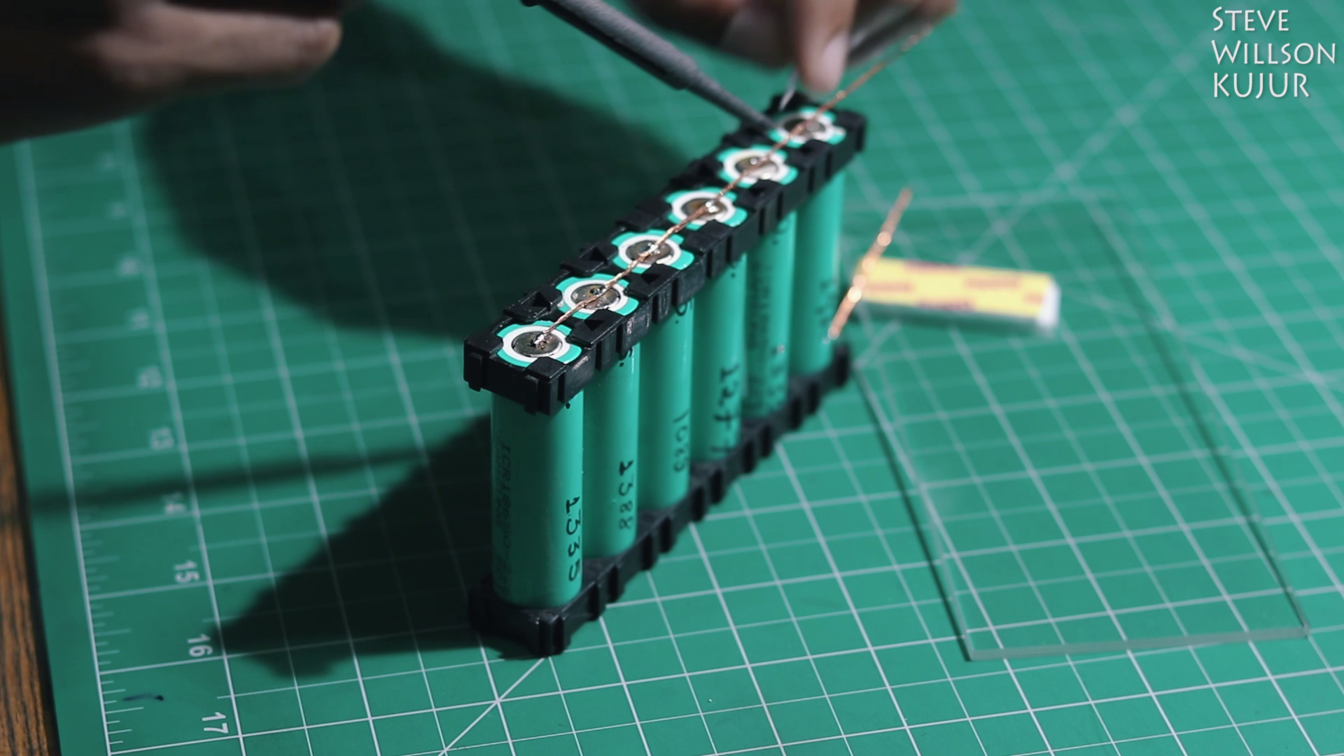 Build a Power Bank in $2 : 7 Steps (with Pictures) - Instructables