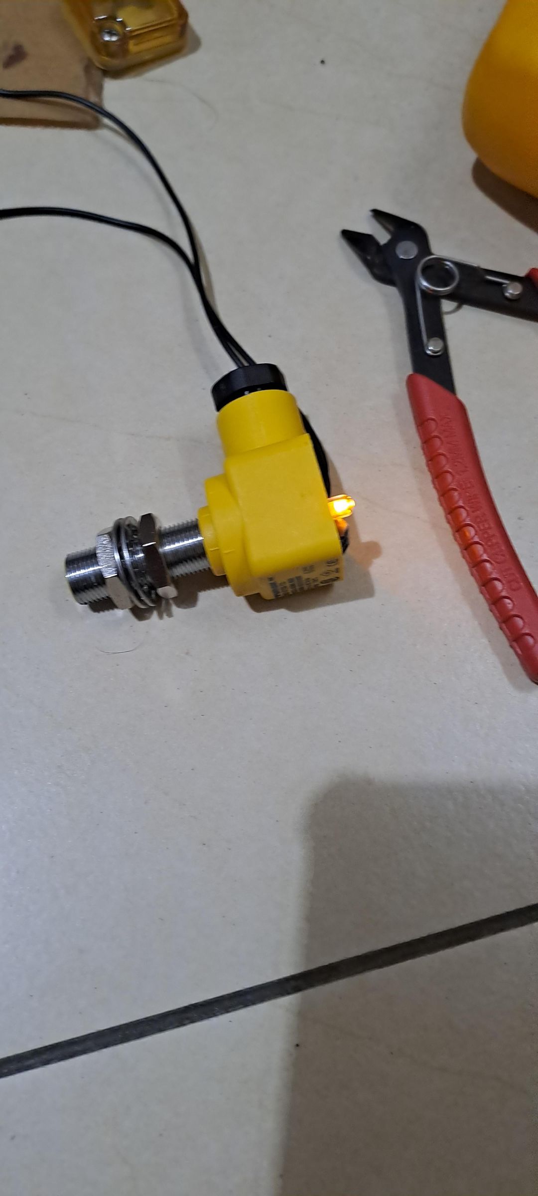 Simple Circuit With One Mosfet to Control Lamp Using Proximity Switch ...