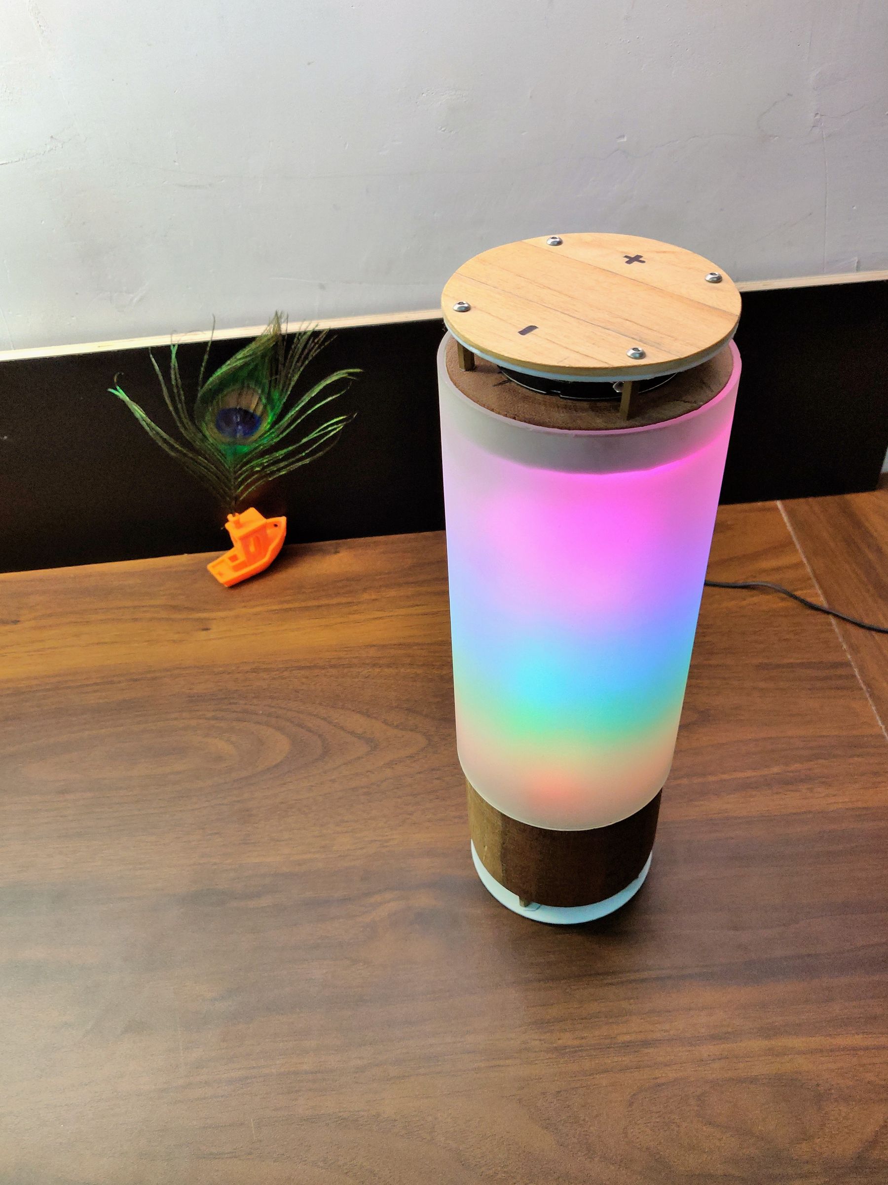 Desk Bluetooth Speaker With Audio Visualisation, Touch Buttons and NFC ...