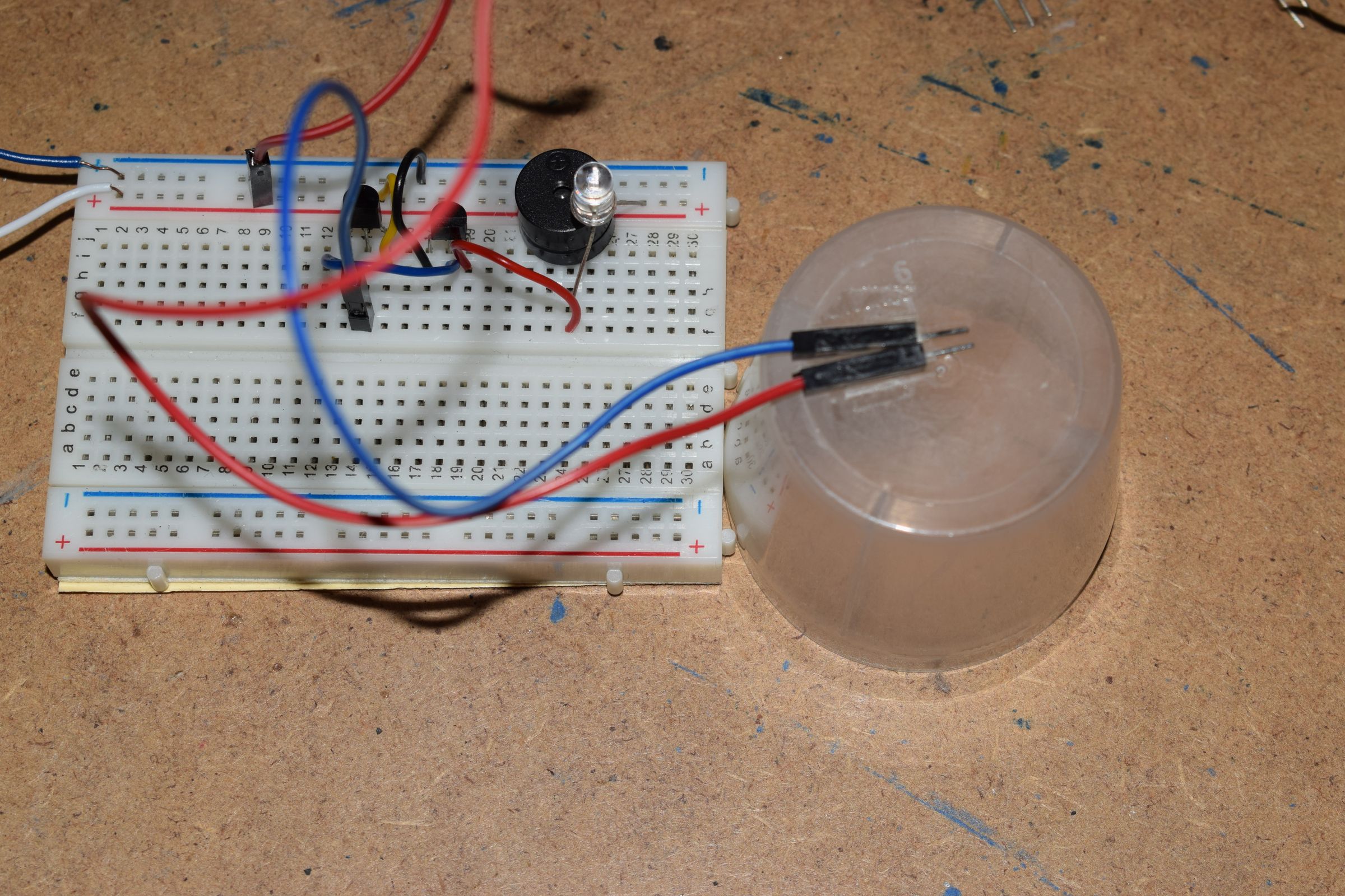 Water Sensor or Alarm Using 2N2222 Transistors : 5 Steps - Instructables