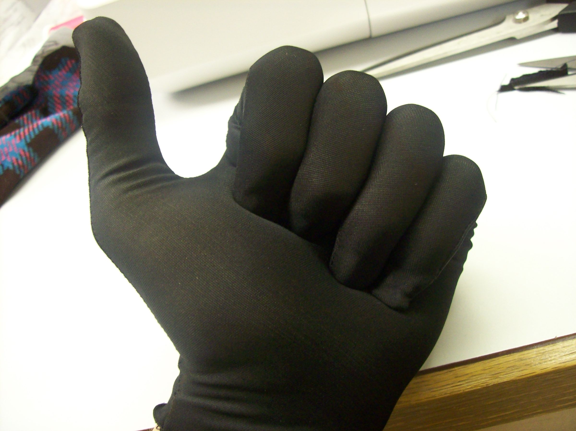 Make Gloves for Yourself : 4 Steps (with Pictures) - Instructables